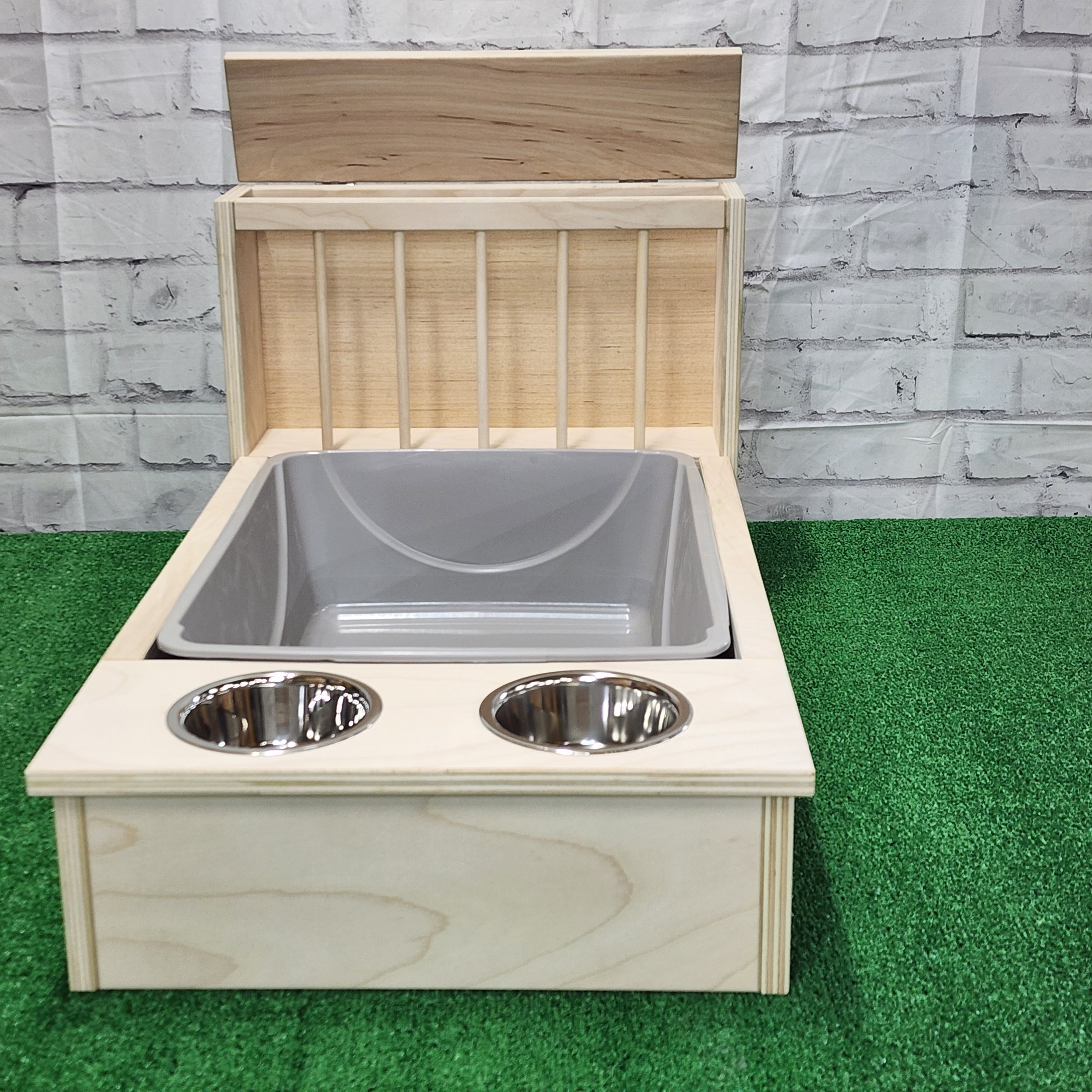 XL Rabbit Hay Feeder / Litter / Food Station — BUNNY BEDS & BEYOND