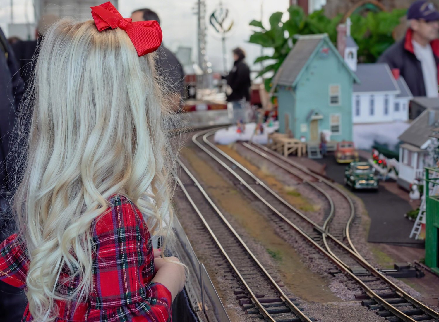What Model Train Set is the Best for Kids? — LOCOMOLAND