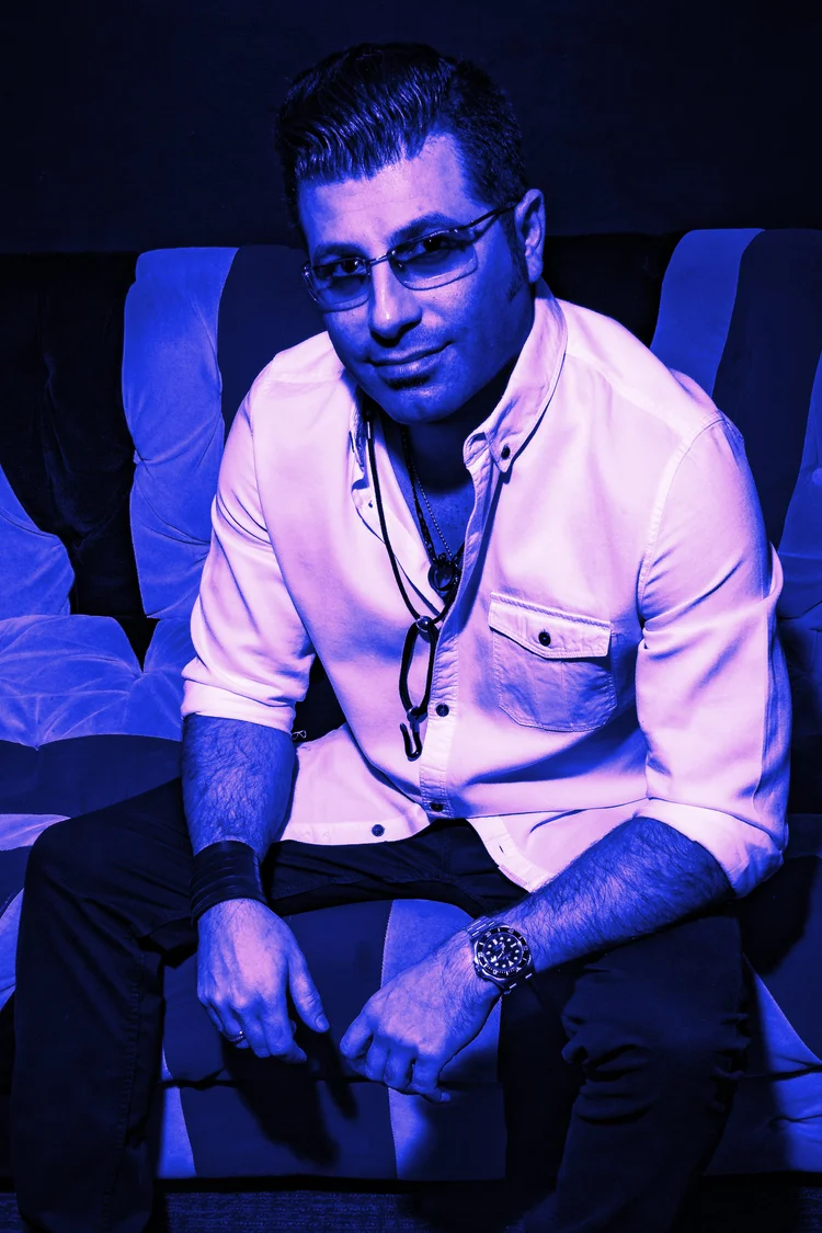 DOUBLE VISION . The Foreigner Experience