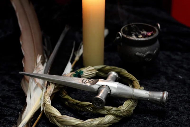 Witch’s Tools & Divination — Spellbox