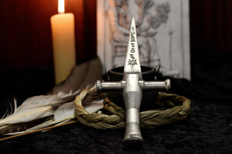 Witch’s Tools & Divination — Spellbox