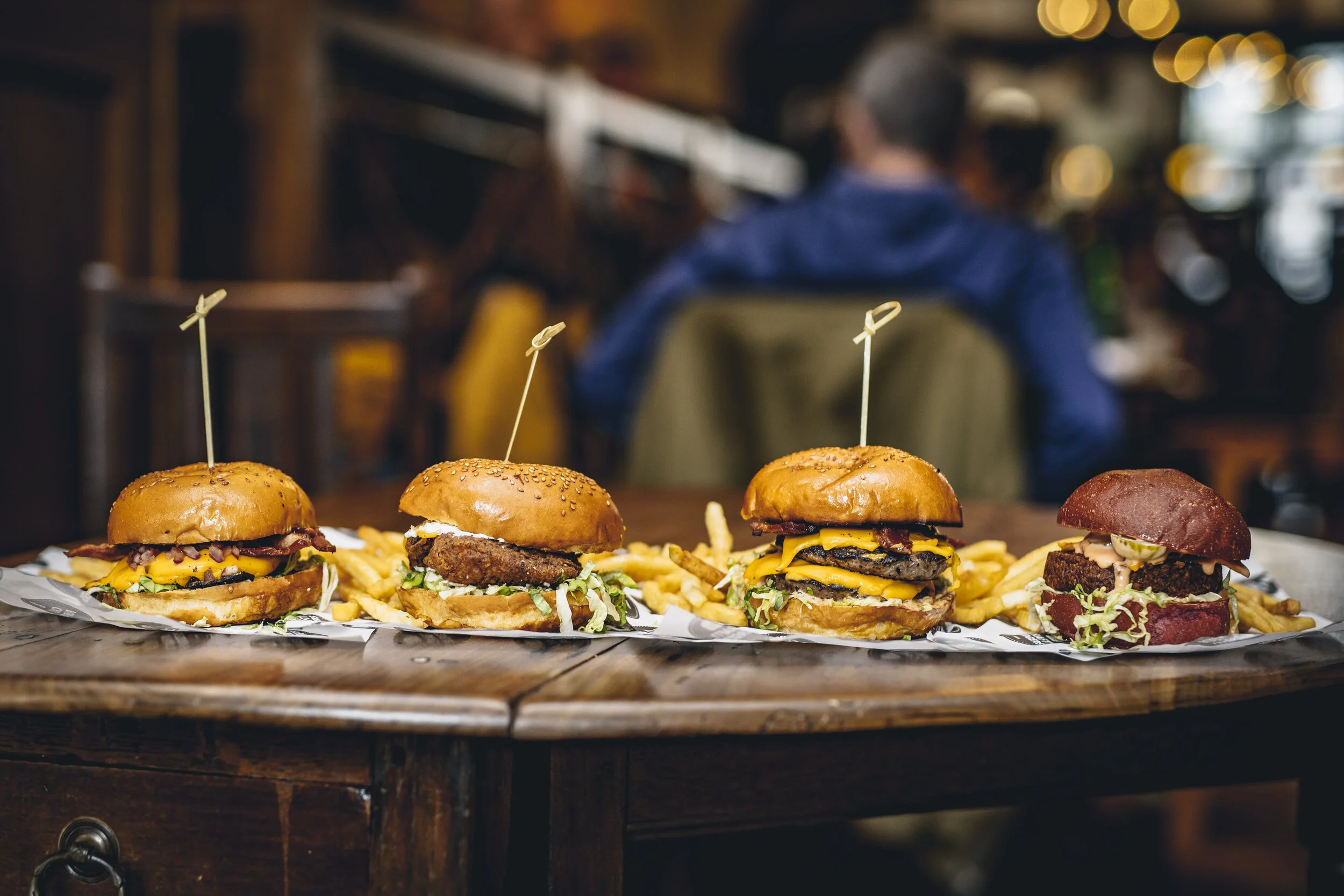 Burgers & Beers — CraftyBurgers.com