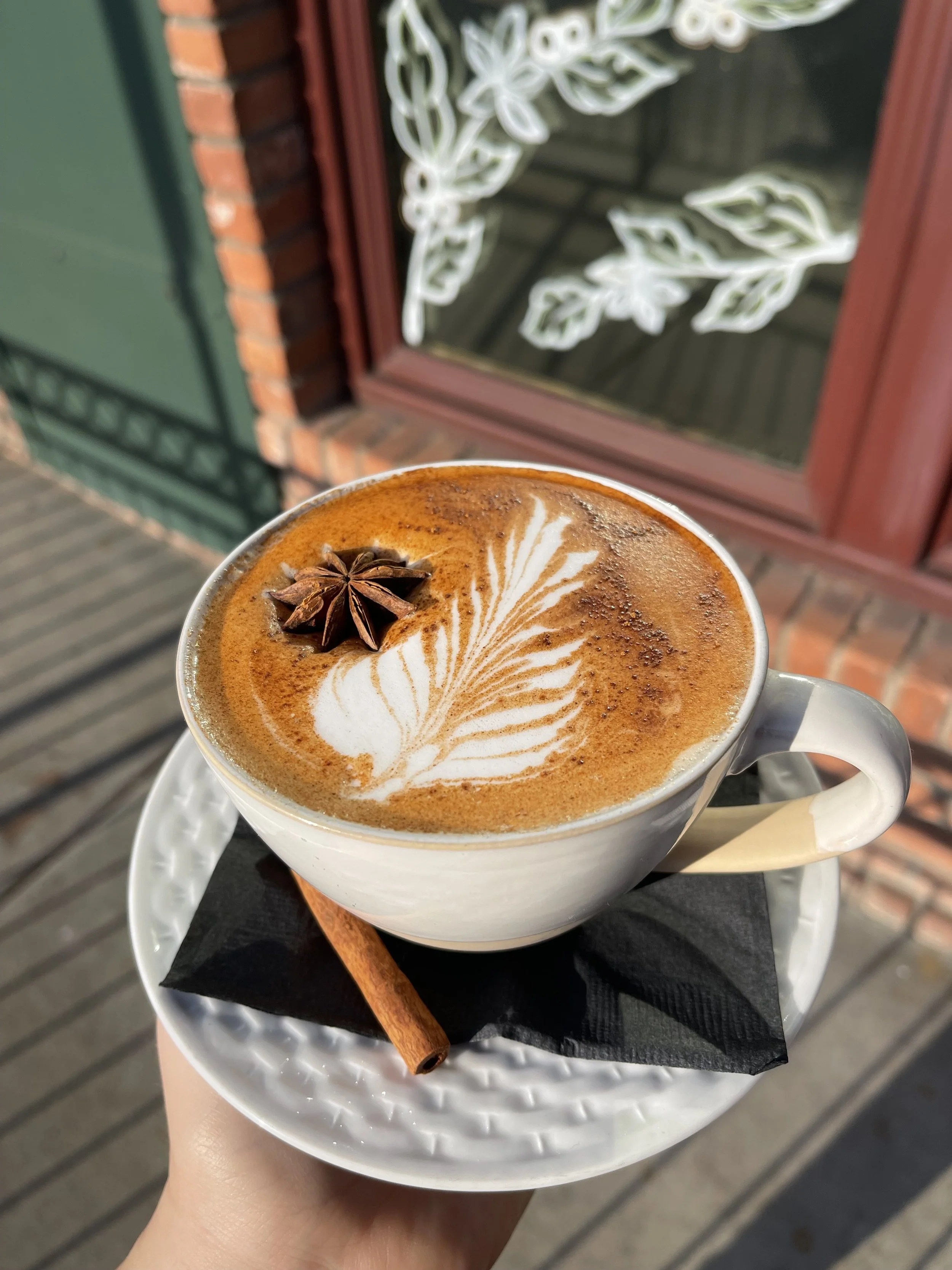 rebelhencafe.com