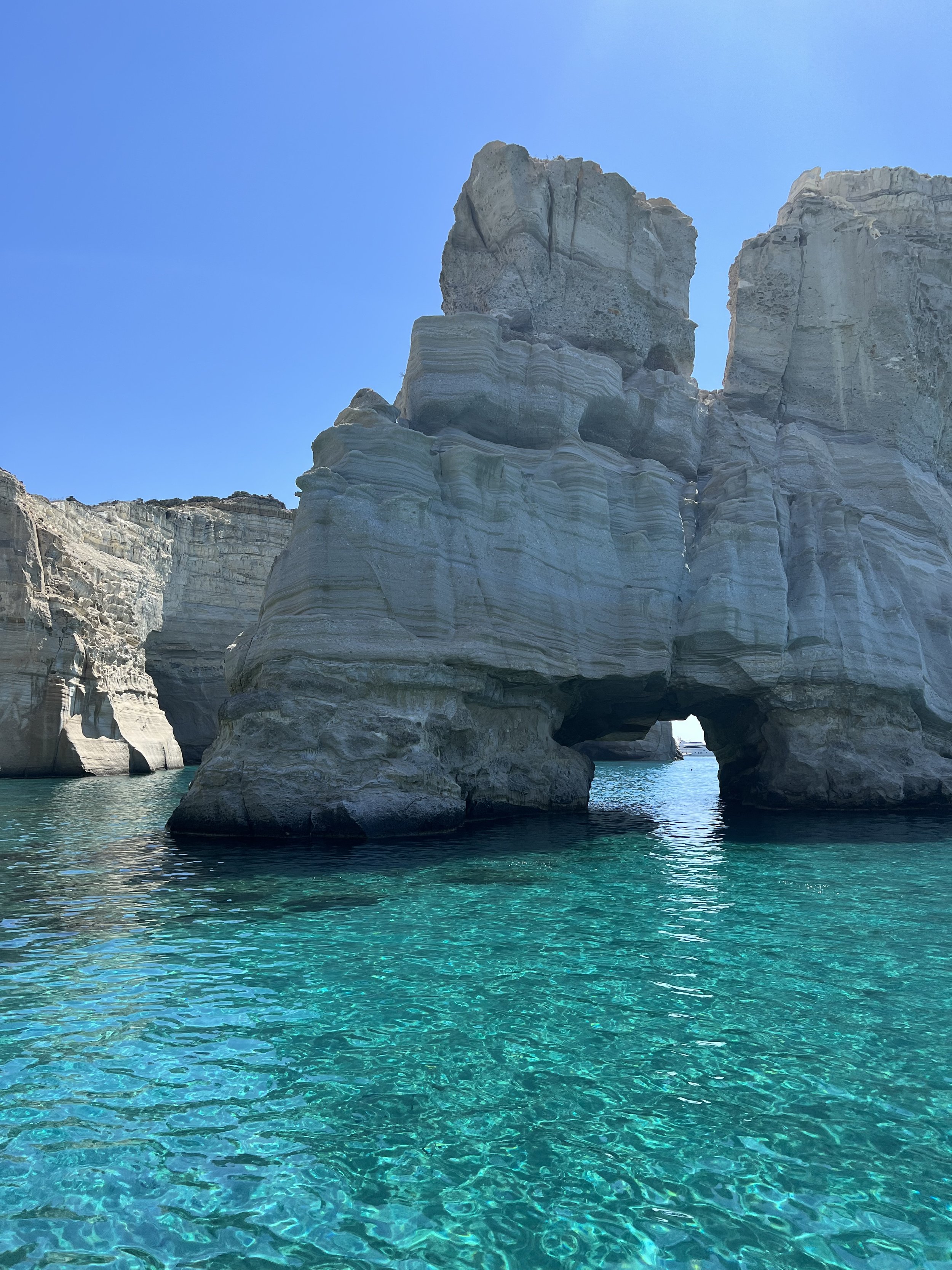 The Perfect 3 Day Milos Itinerary — Kiwi Talks Travel