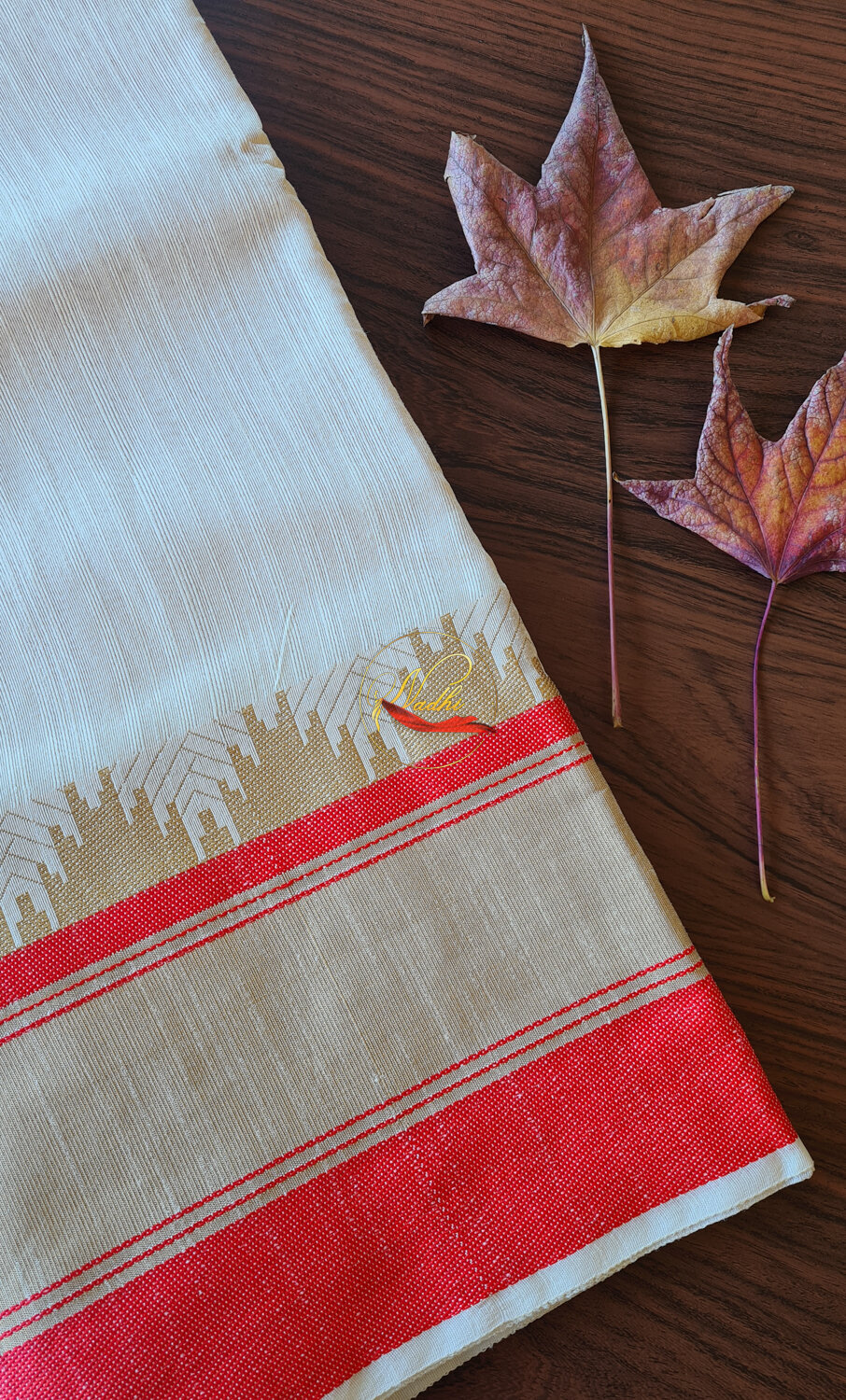 Nadhi | The Saree store