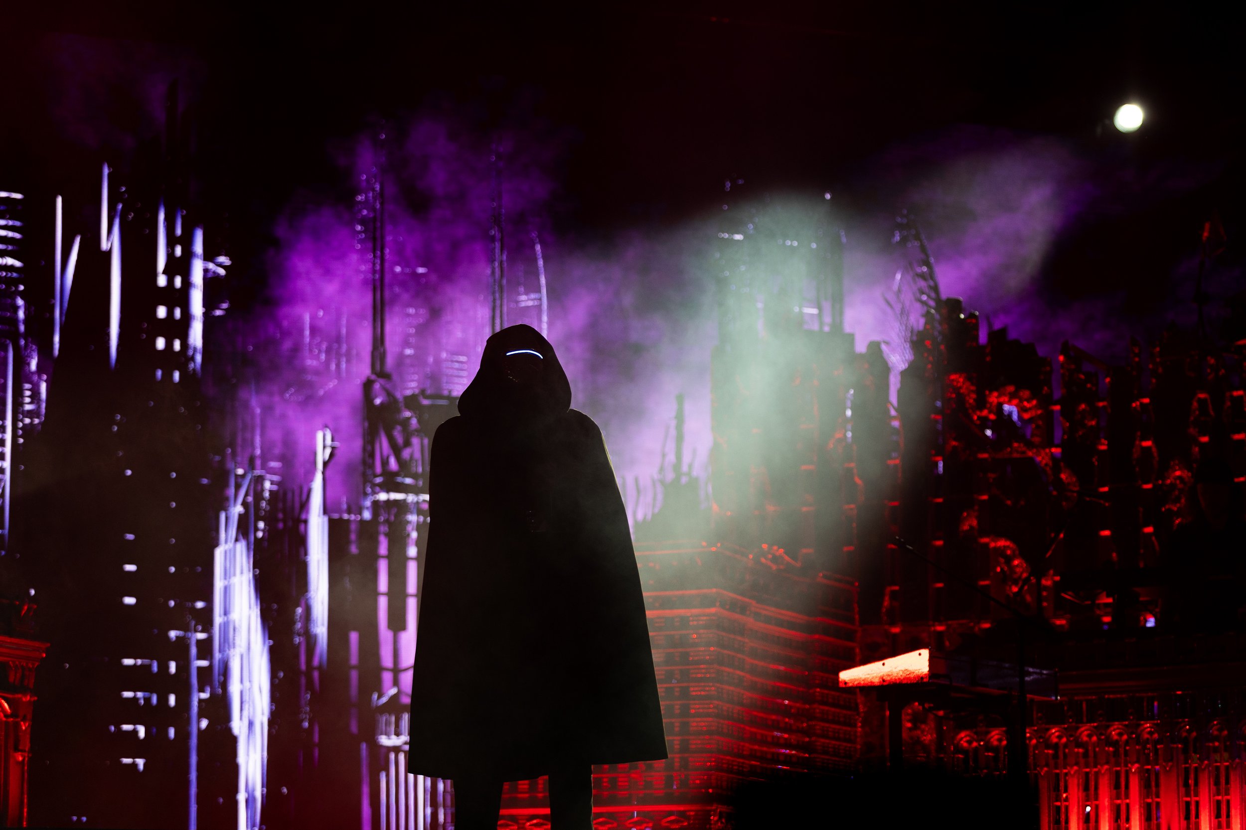 Dos lunas brillaron sobre la noche para recibir a The Weeknd en ...