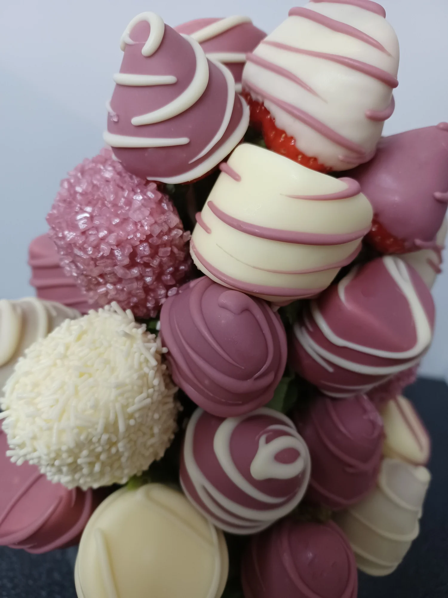 Strawberry Bouquets — Edible Arrangements - Fruit Bouquets- Gifts ...