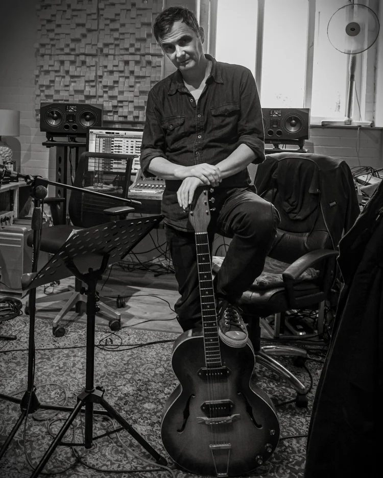 Martin Bramah — Le Document