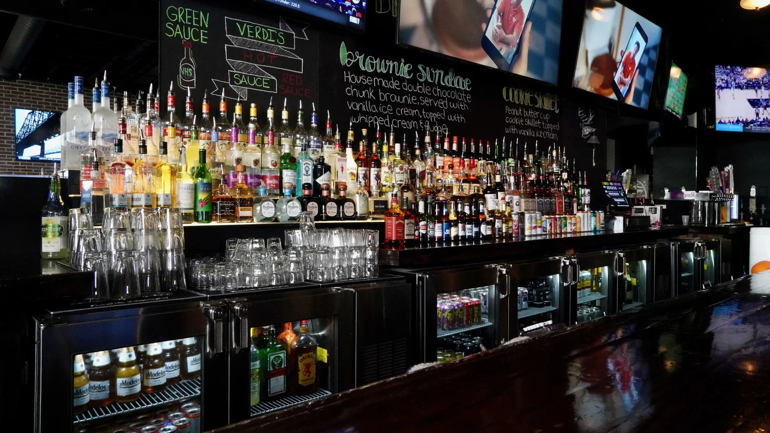 Harry's Detroit Bar & Grill | Live Music, Events, Sports & Parties