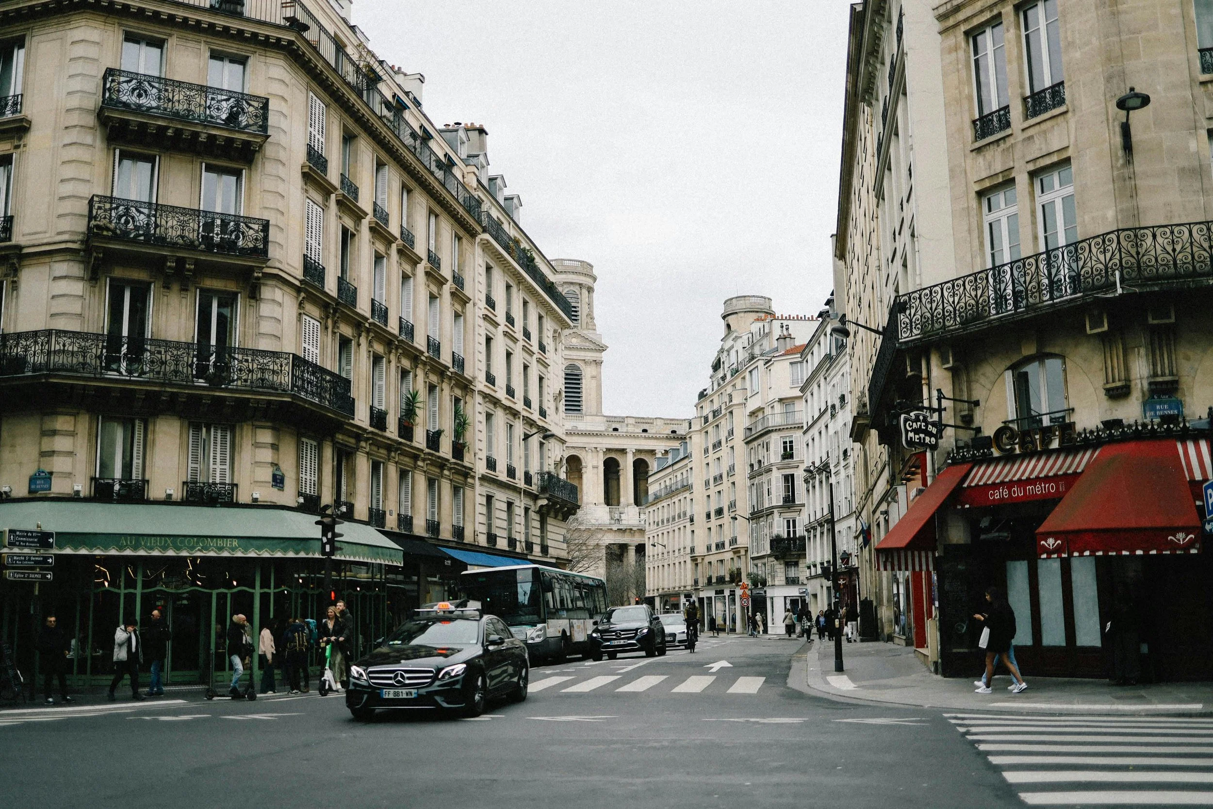Top Paris Business Schools for International Students — Student Luxe ...
