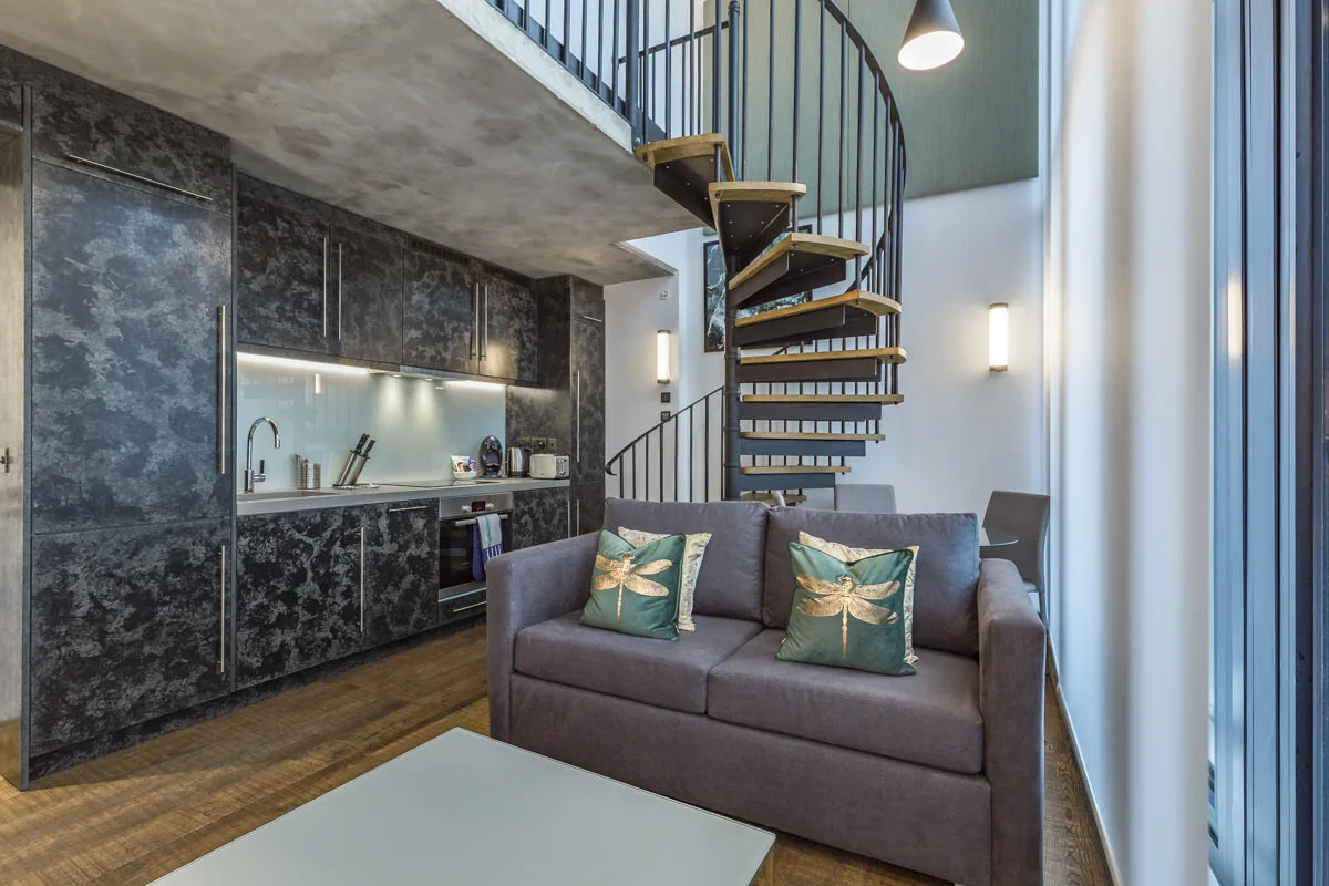 1 Bedroom Loft MODERN TOP FLOOR 1 BEDROOM LOFT WITH FREE PARKING,