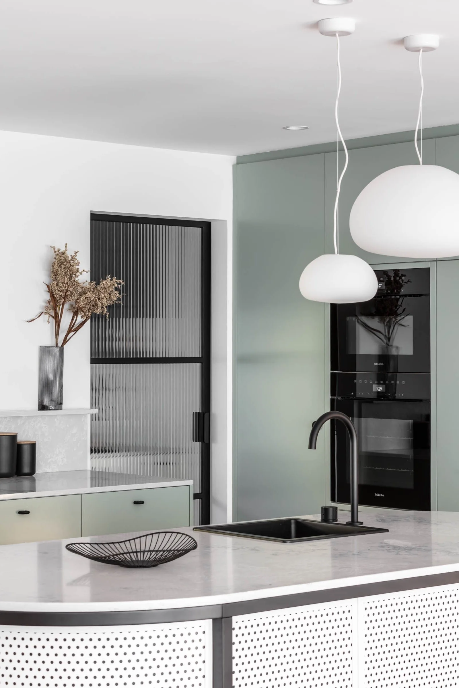 Lushland - Compose Studio