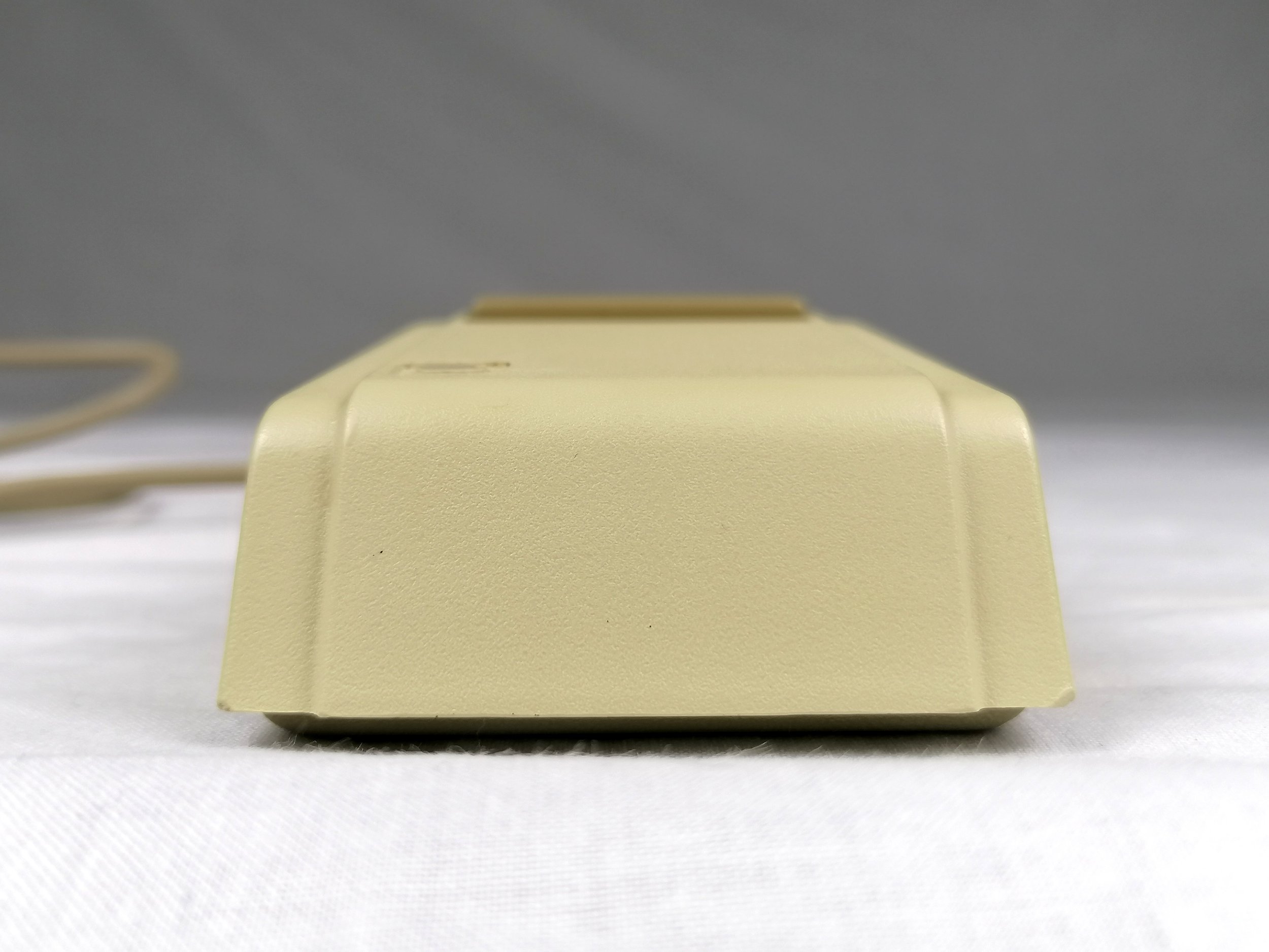 The First Apple Mouse - A9M0050 for Apple Lisa (1983) - ICONIC Antiques ...