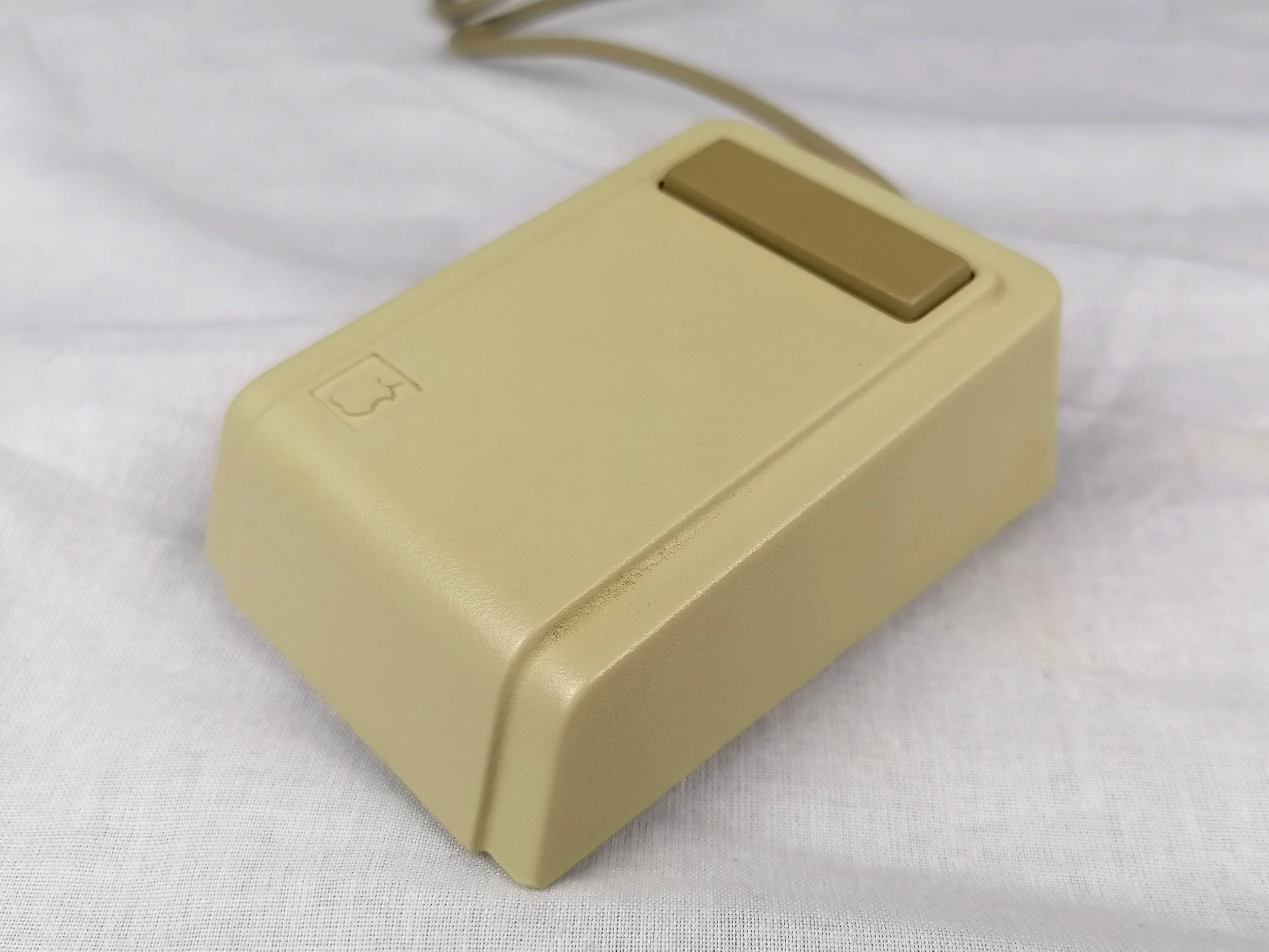 The First Apple Mouse - A9M0050 for Apple Lisa (1983) - ICONIC Antiques ...