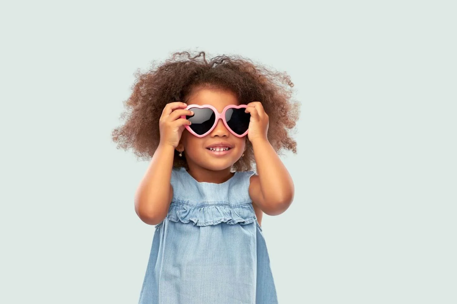 5 Letter Girl Names (With Meanings And Origins)
