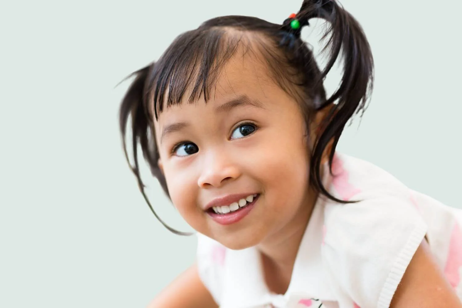 5 Letter Girl Names (With Meanings And Origins)