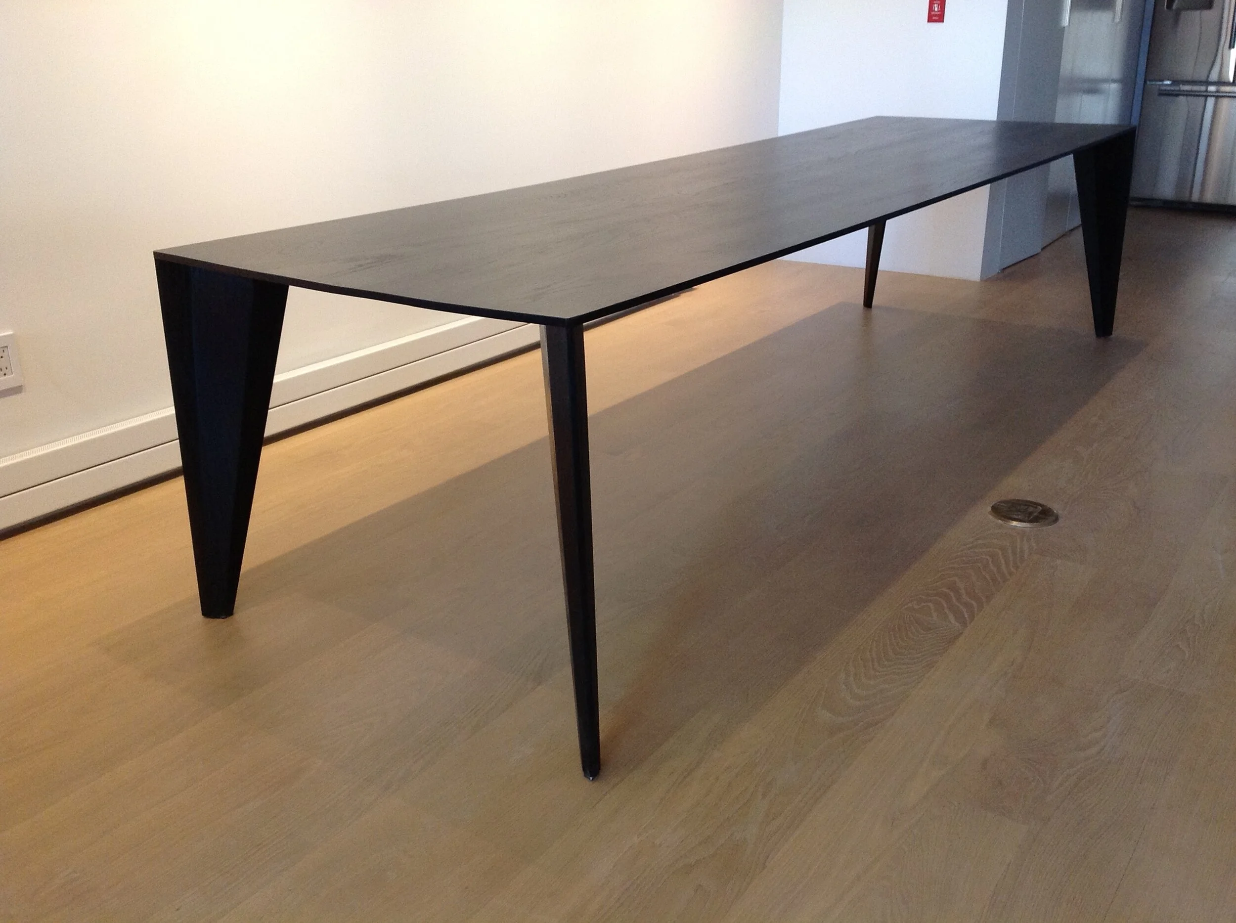 Fin table — takeshi miyakawa design