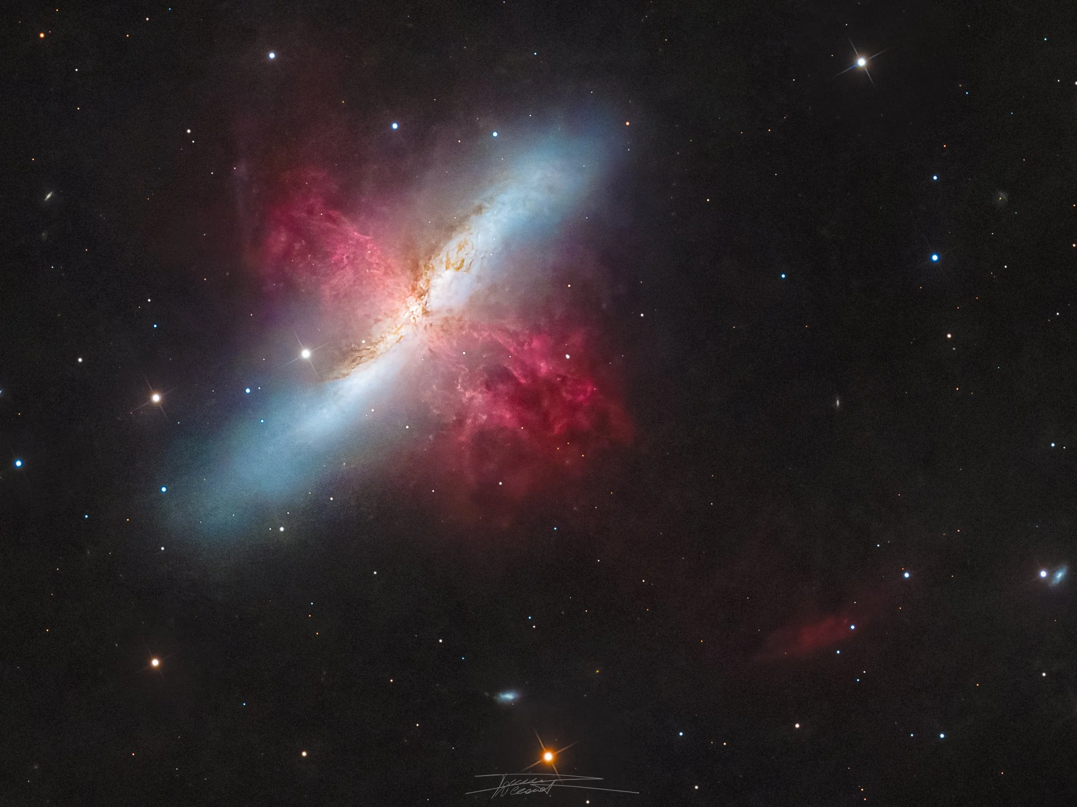M82 – A Deep Integration of the Cigar Galaxy — AAPOD2.COM