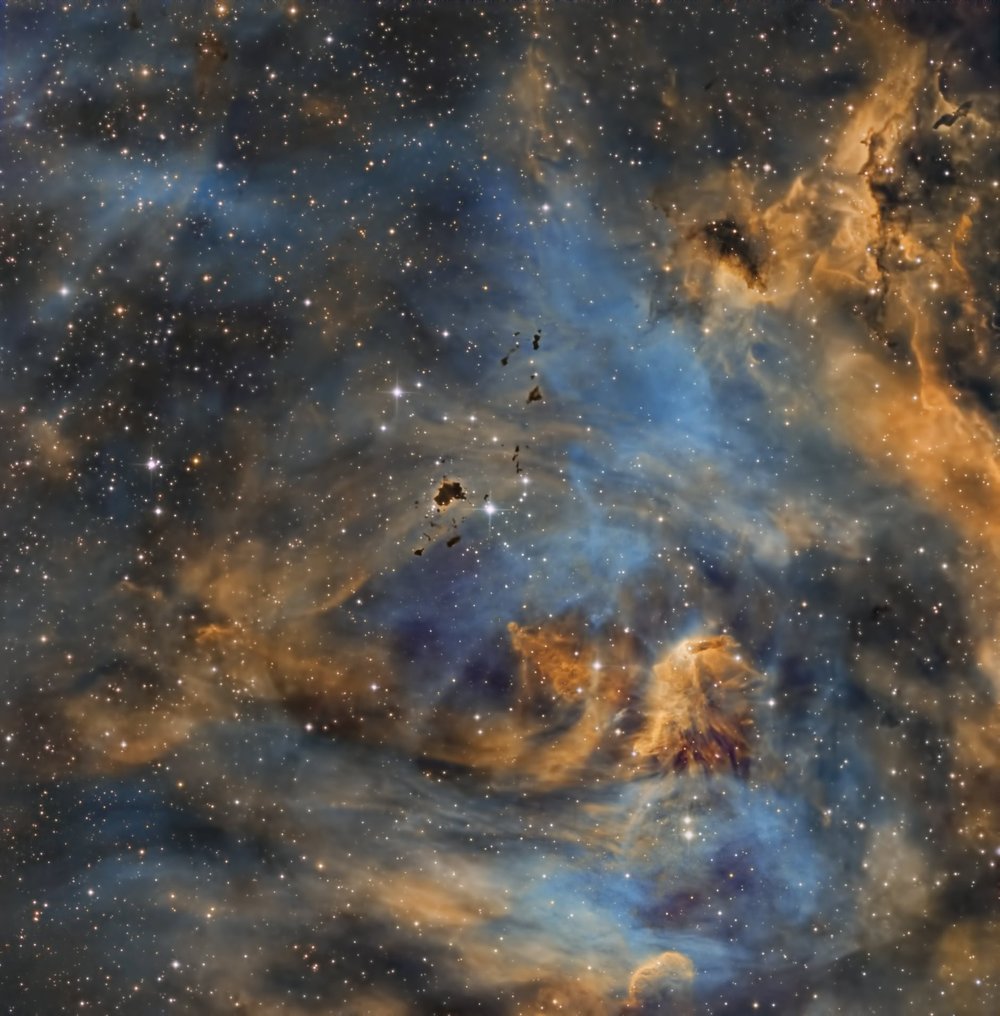 Running Chicken Nebula — AAPOD2.COM