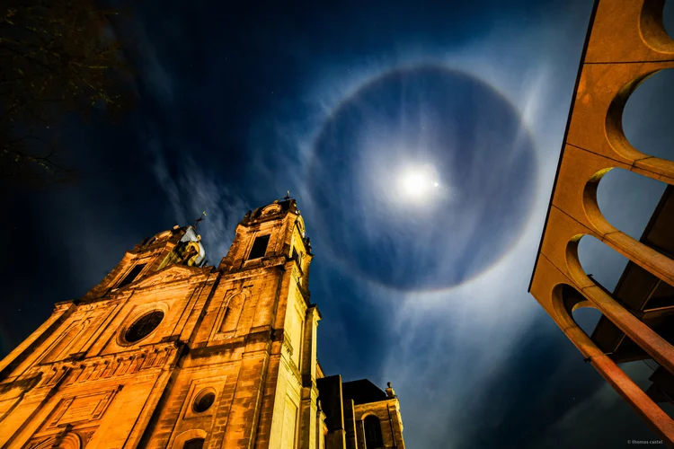 Wolf Moon, Jupiter, and a Complete Lunar Halo over Dax — AAPOD2.COM