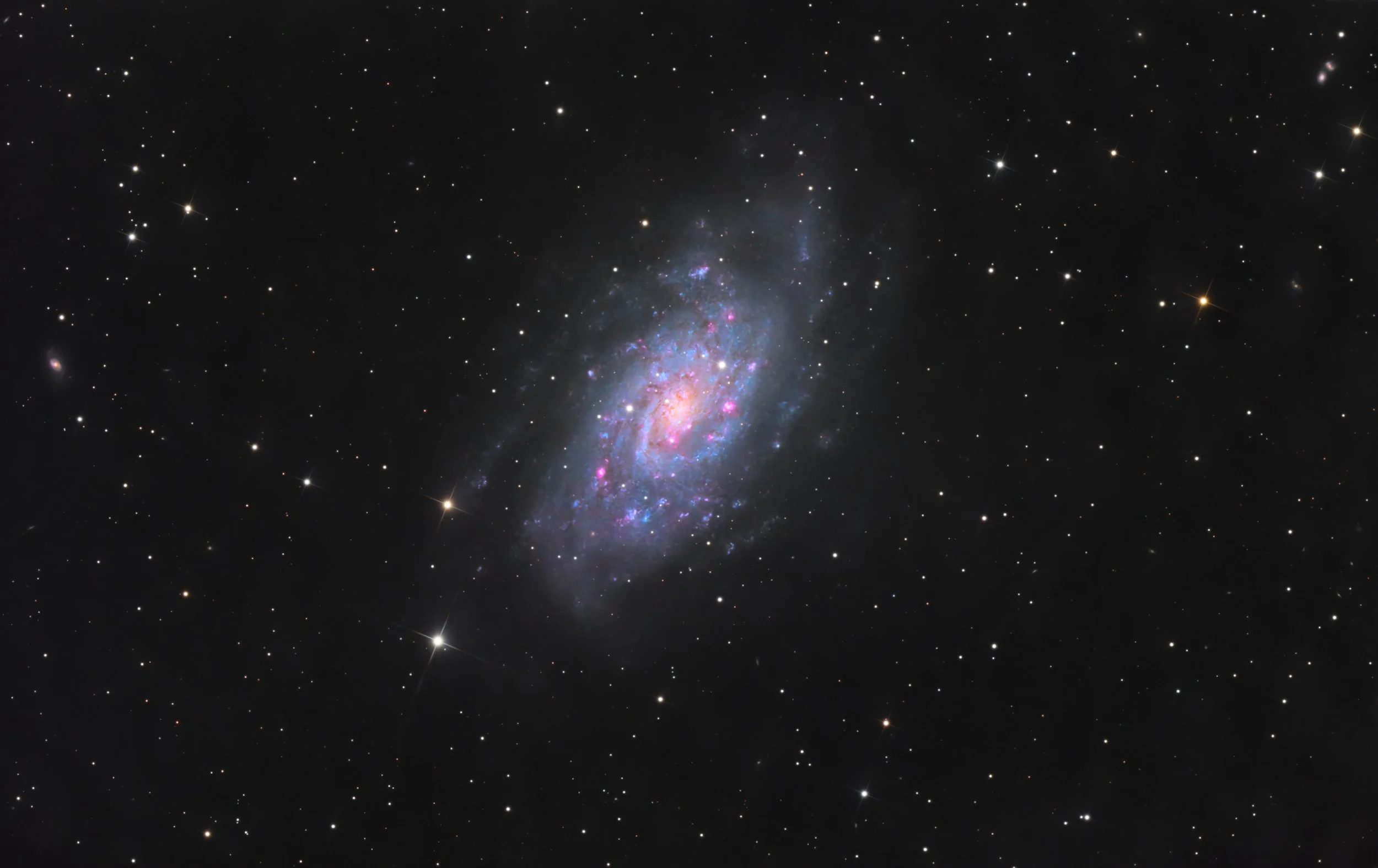 NGC 2403 — AAPOD2.COM
