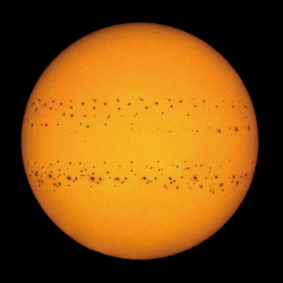 One- Month Sun Spots — AAPOD2.COM