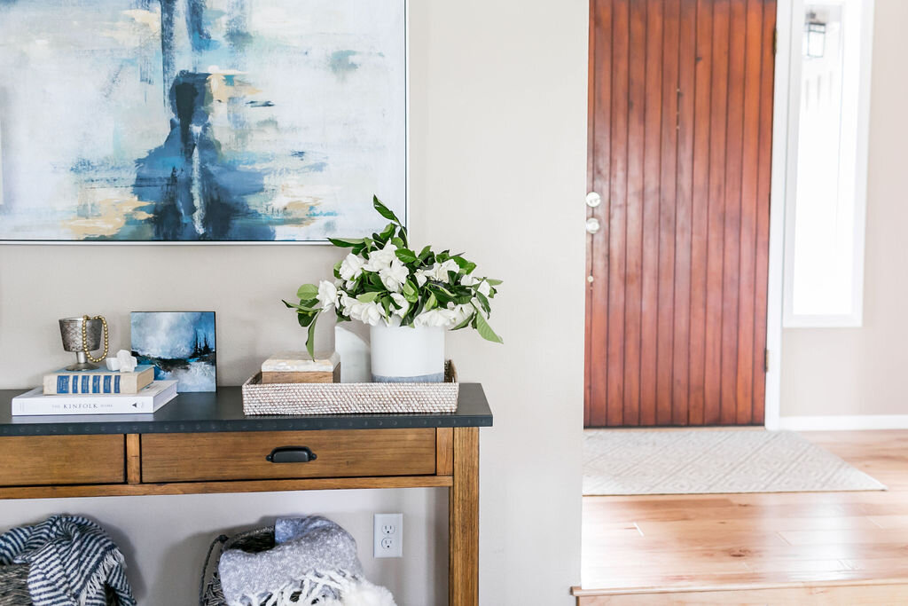 SECRETS TO CREATING A BEAUTIFUL VIGNETTE | ACCESSORIZING DESIGN TIPS ...