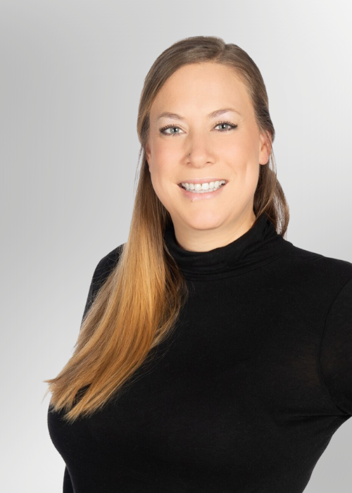 How Sophie Labreque Tapped into Social, Email, & Niché Marketing to ...