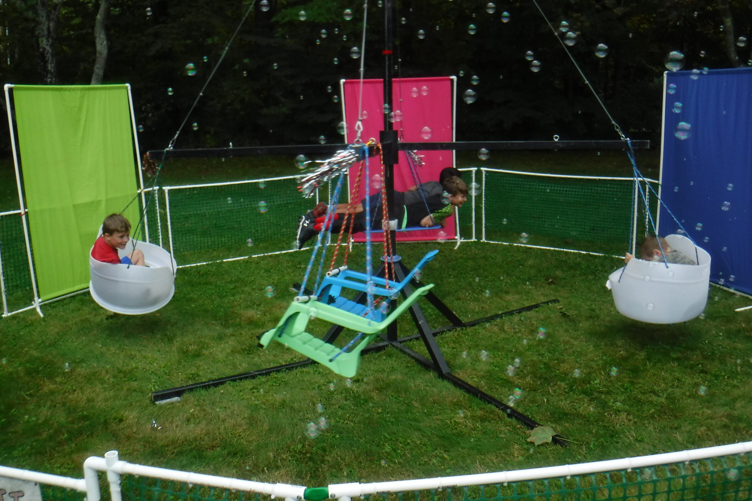 Twirly Whirly Fun Ride — The Big Blue Trunk