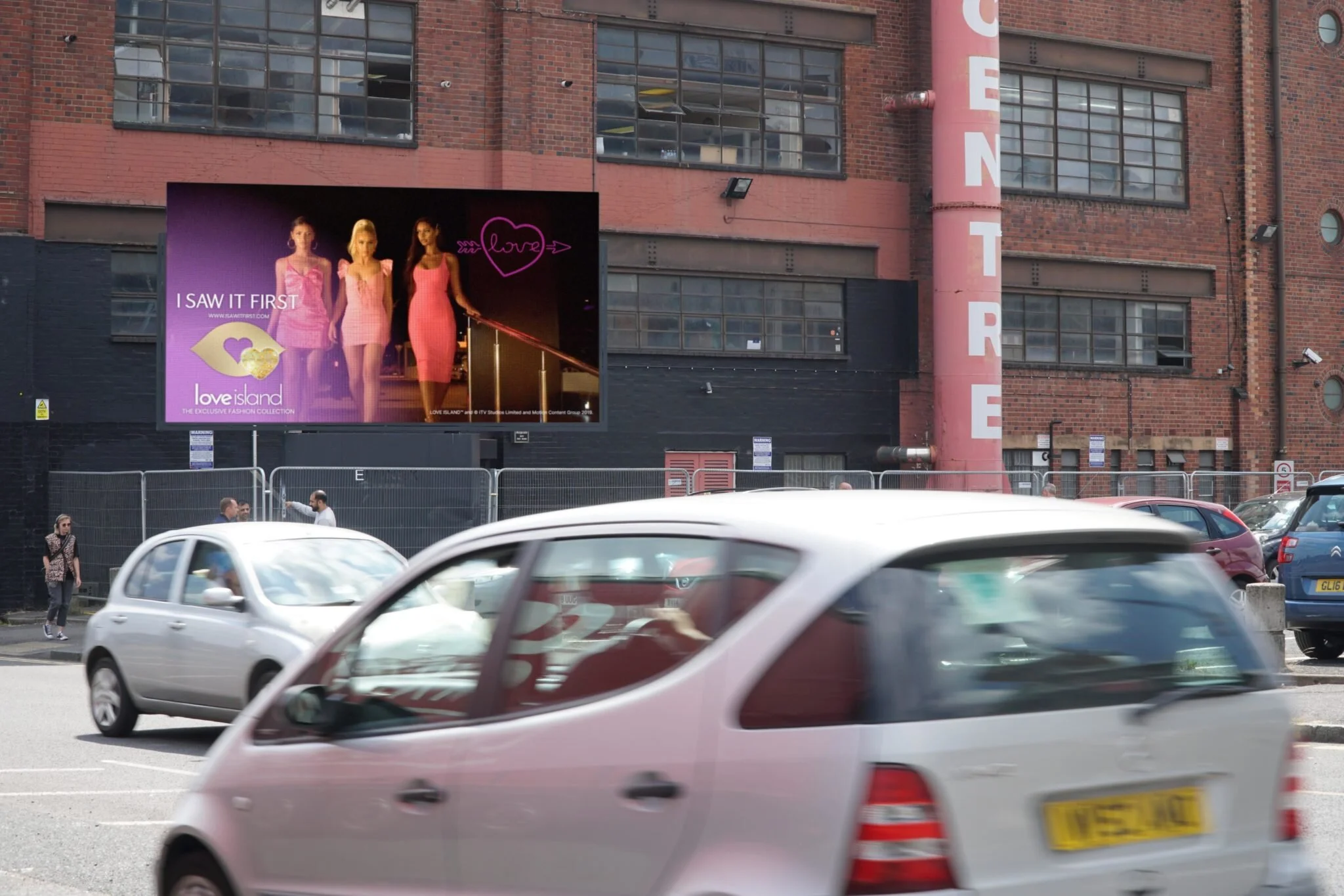 Billboard Advertising Agency UK > Advertising on billboards - One Day