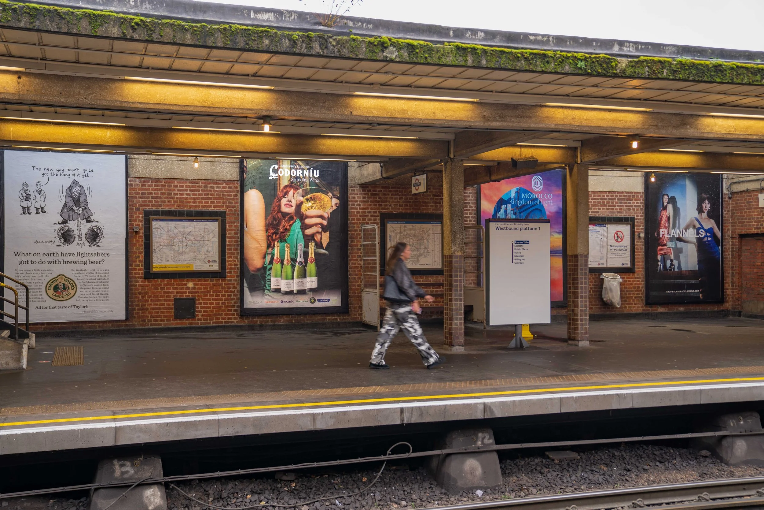 Rail Advertising Agency > Advertising In Train Stations With Rail 4 ...