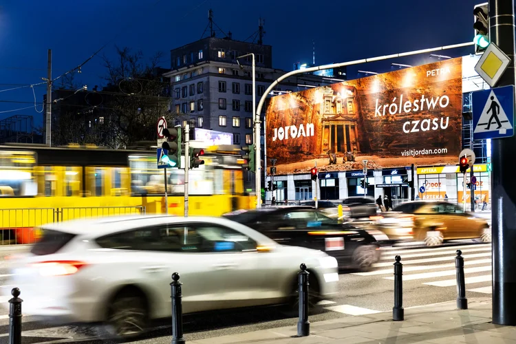 Our examples of effective OOH advertising > One Day Agency