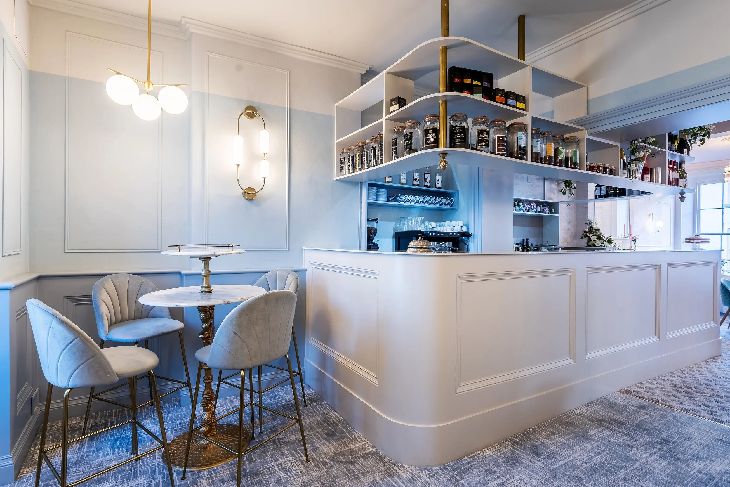 Bar/Restaurant — Upstairs at Annas