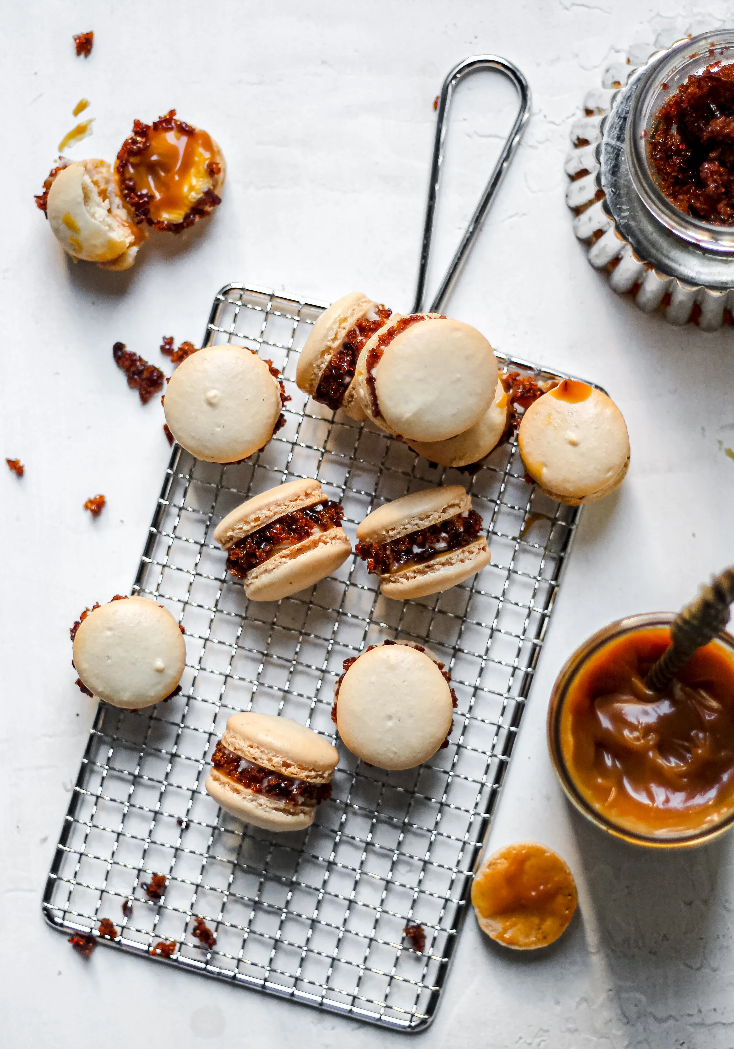 Crème Brûlée Macarons w/ Burnt Sugar Shards (GF, Paleo + Vegan Caramel ...
