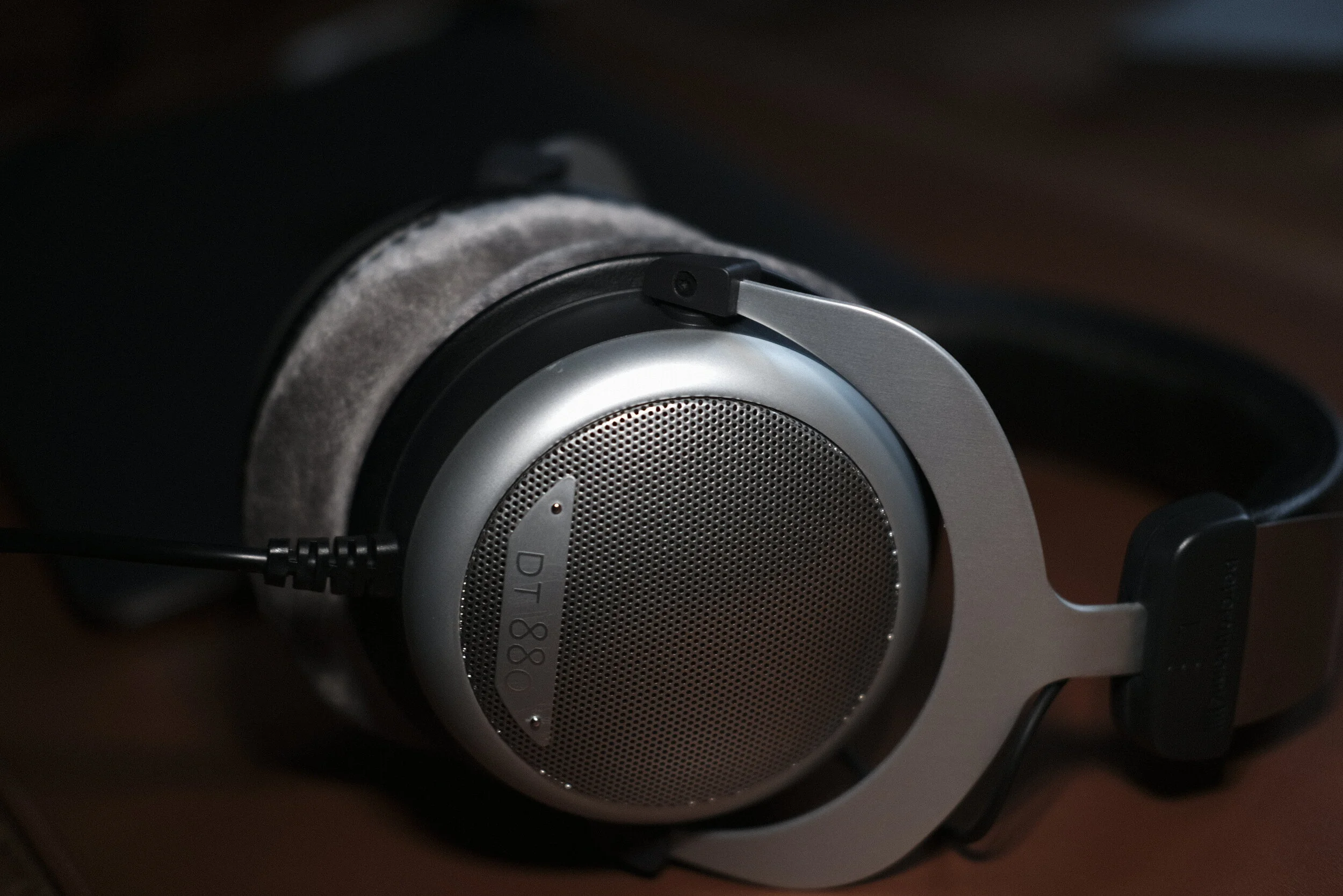 Beyerdynamic DT 880 Premium Edition 250 Ohm Review — Classical Guitar Tones
