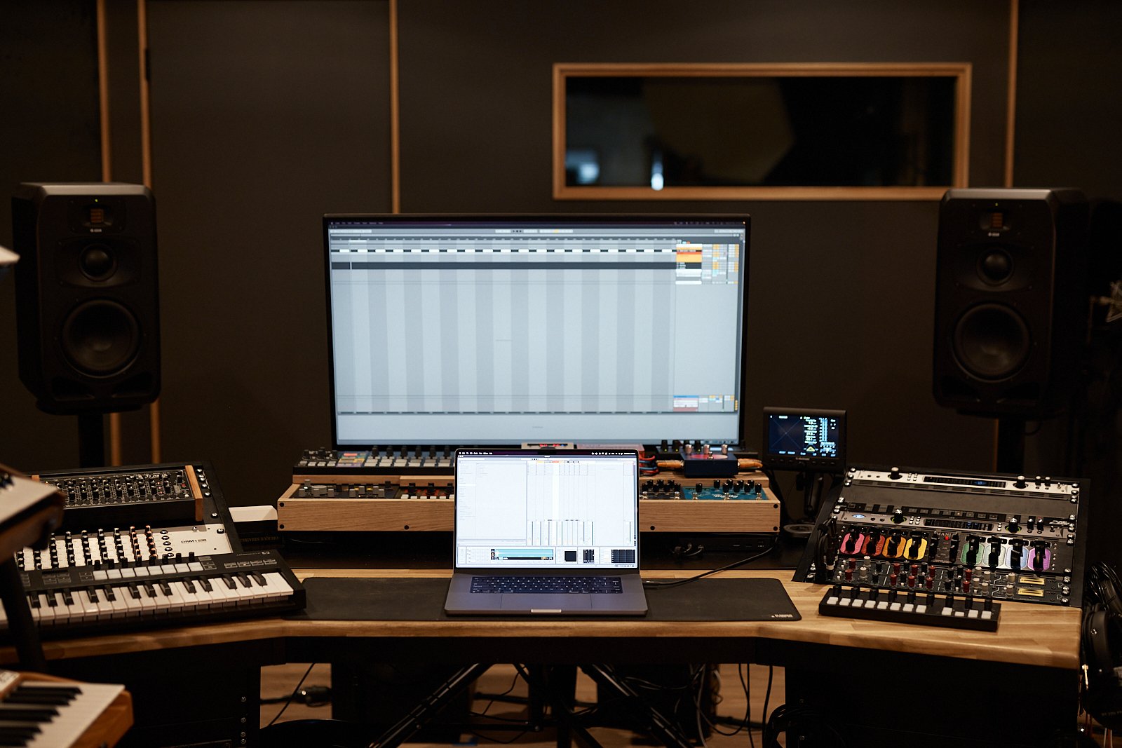 DJ & Production Lessions — Little Street Studio