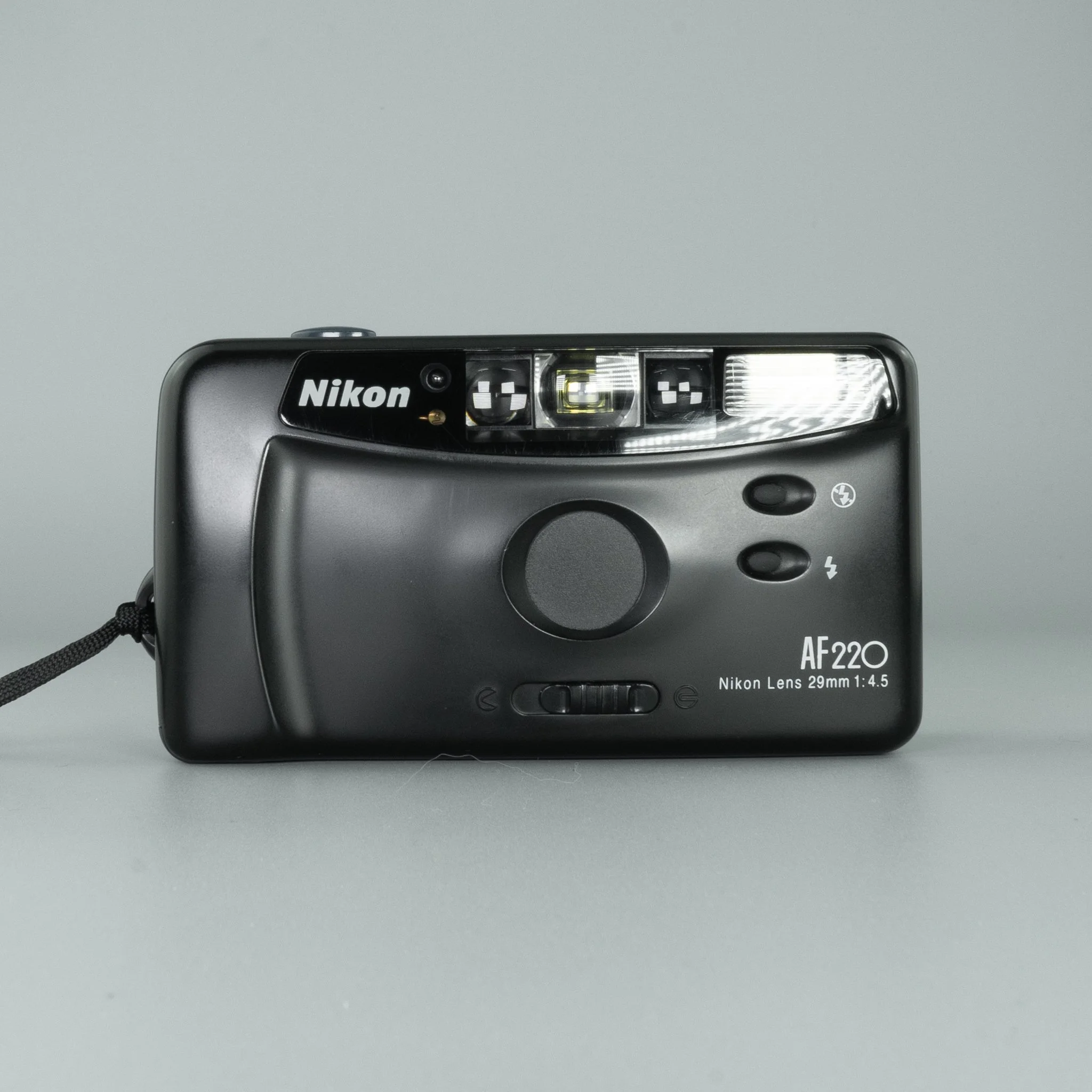 Nikon AF220 — LensFayre