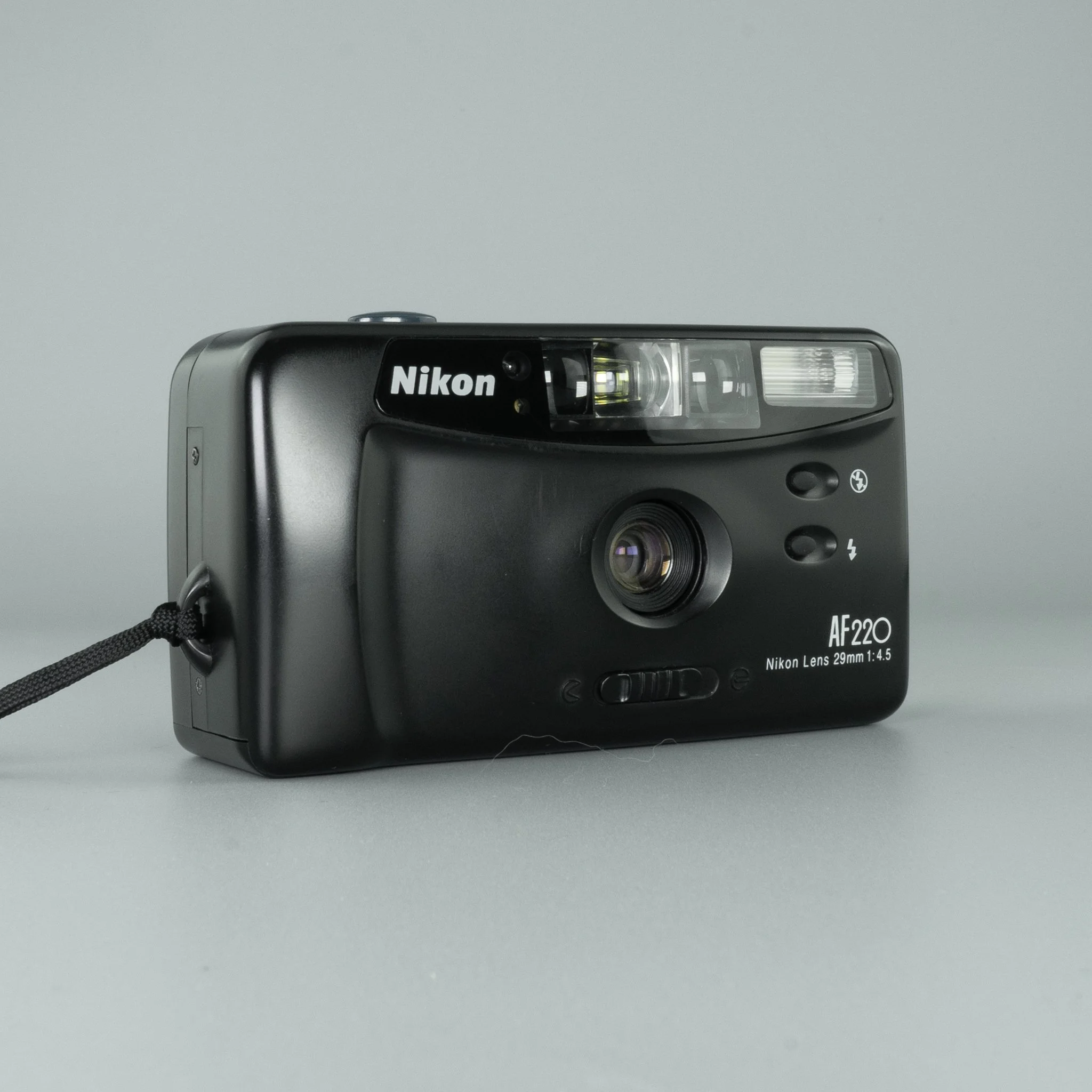Nikon AF220 — LensFayre