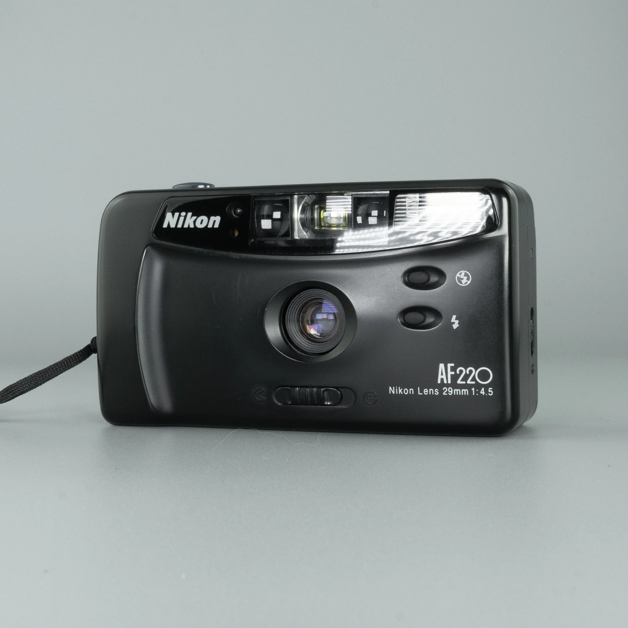 Nikon AF220 — LensFayre