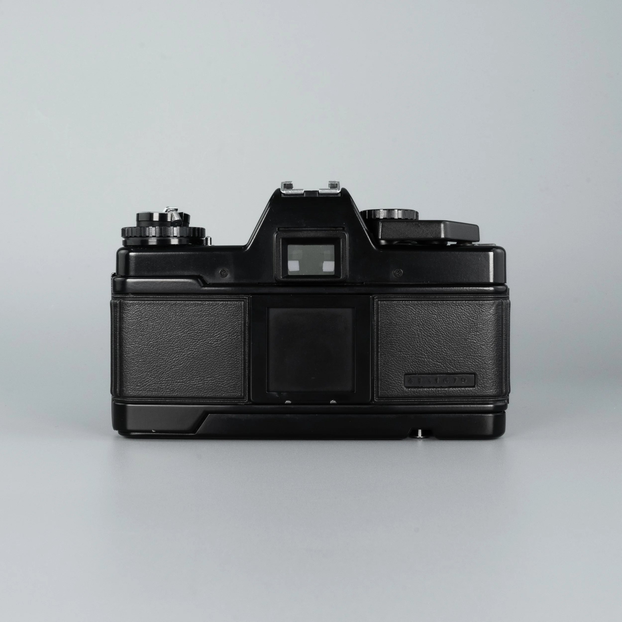 Praktica B100 — LensFayre