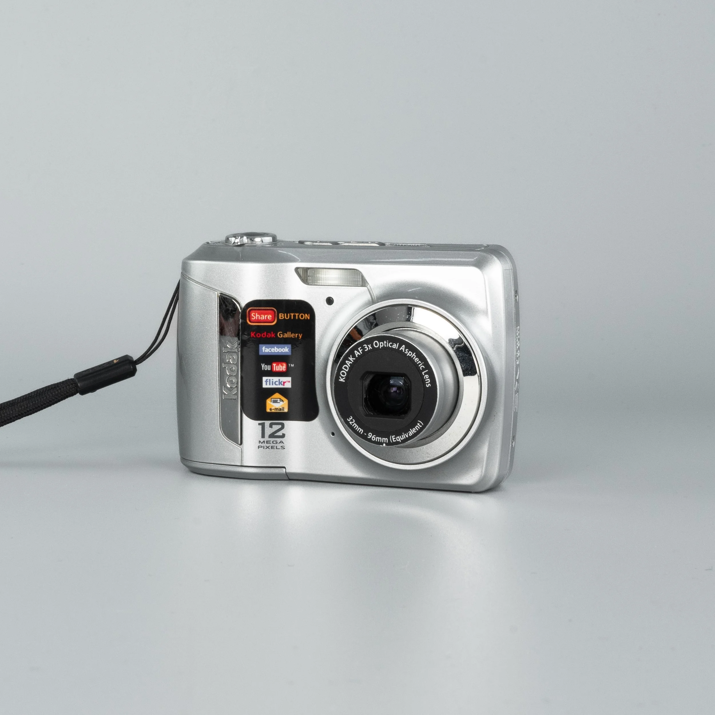 Digital Compact Point and Shoot Cameras — LensFayre
