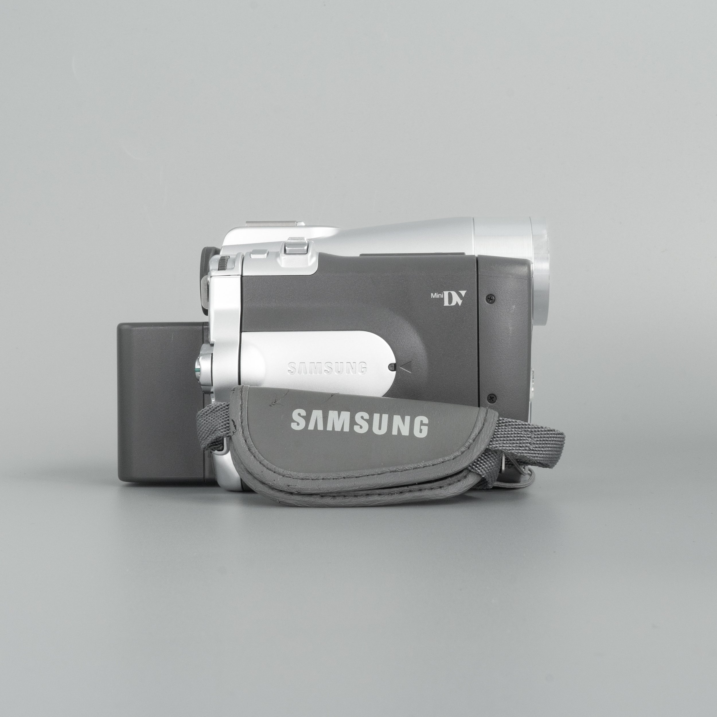 Sony Handycam DCR-TRV60E Mini DV Digital Camcorder (PAL) — LensFayre