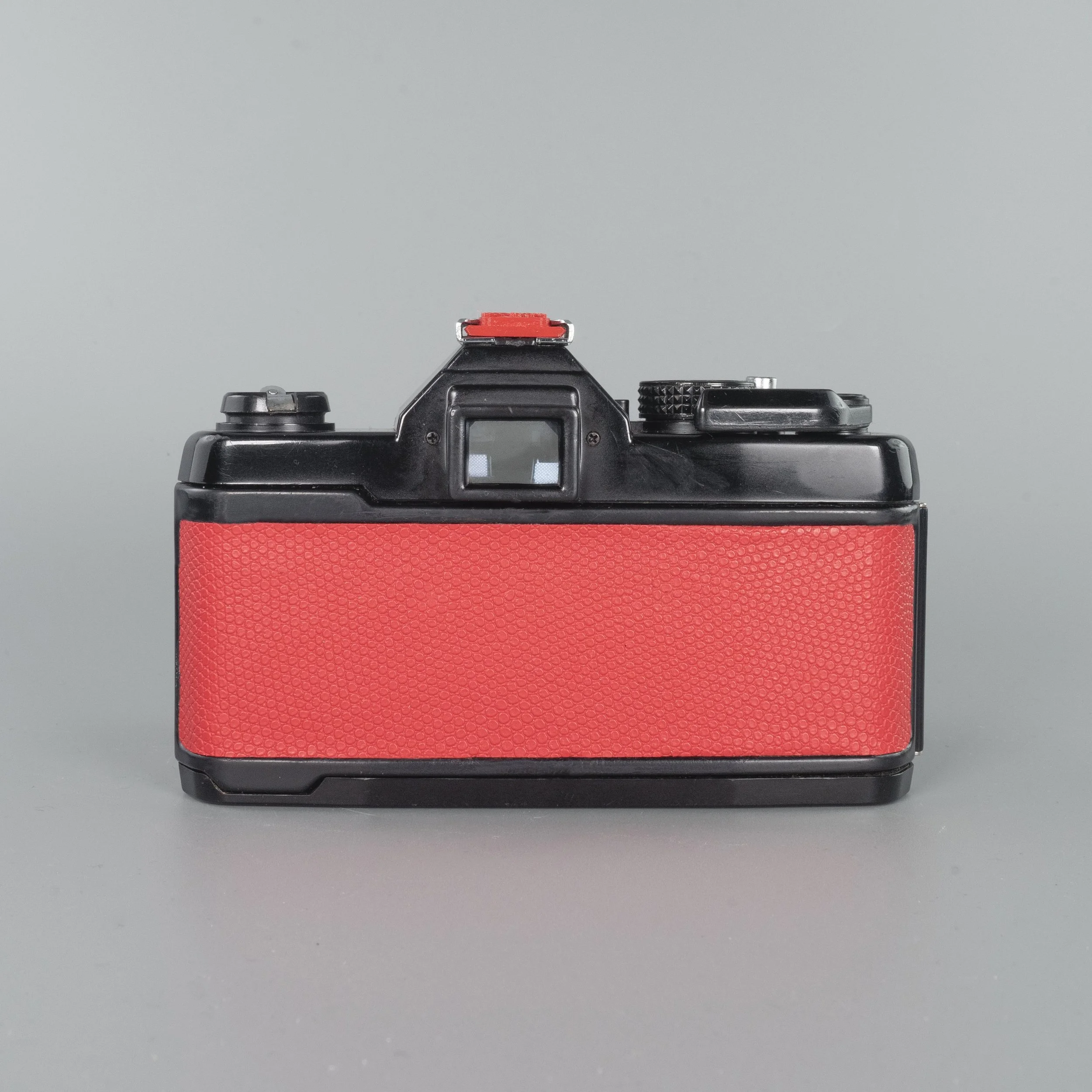 Vivitar V3000s 35 (Crimson) - Reurbished 35mm SLR Film Camera — LensFayre