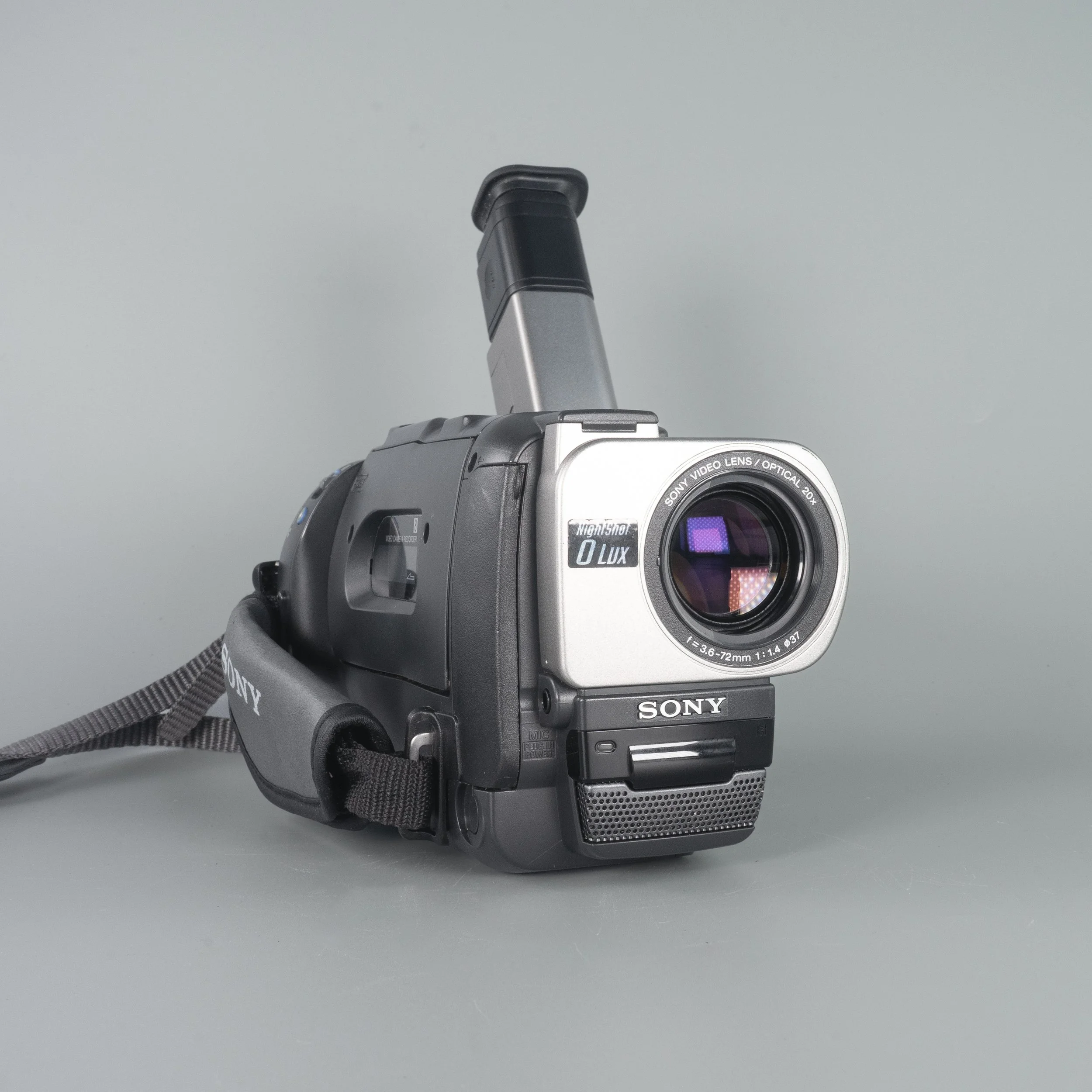 Sony Handycam CCD-TR840E Hi8 Digital Camcorder (PAL) — LensFayre