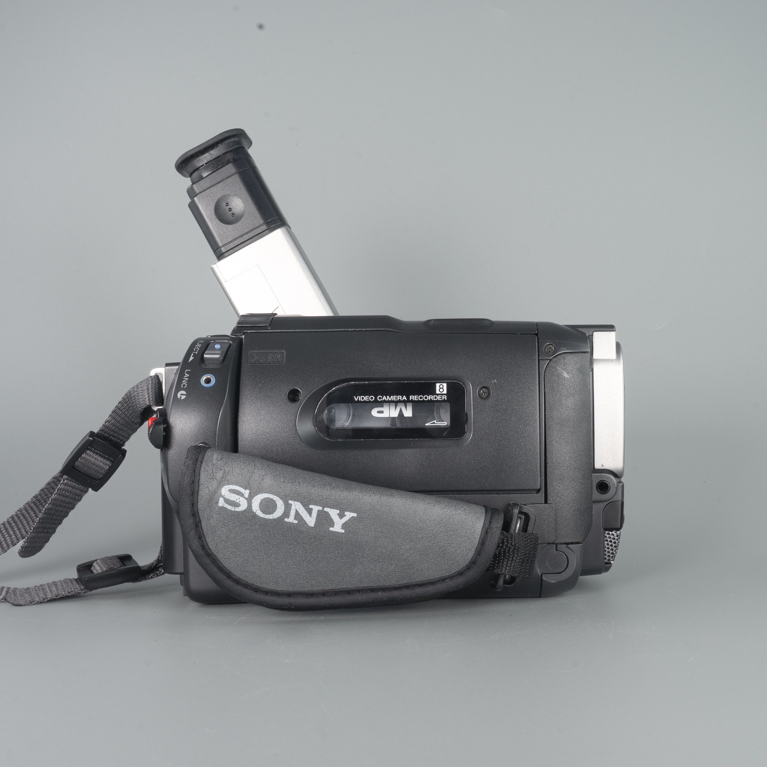 Sony Handycam CCD-TR840E Hi8 Digital Camcorder (PAL) — LensFayre