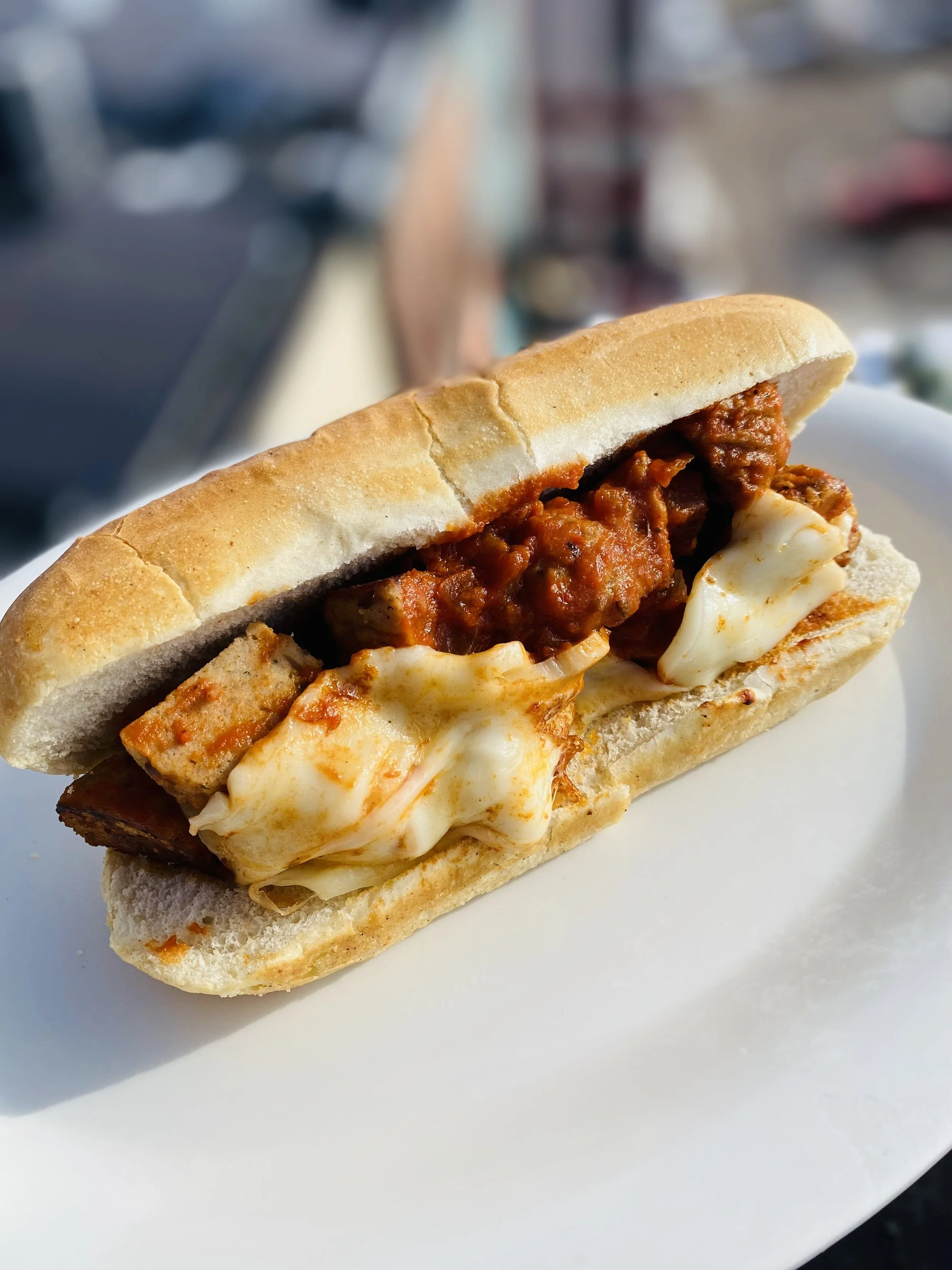 The 906 Sports Bar and Grill