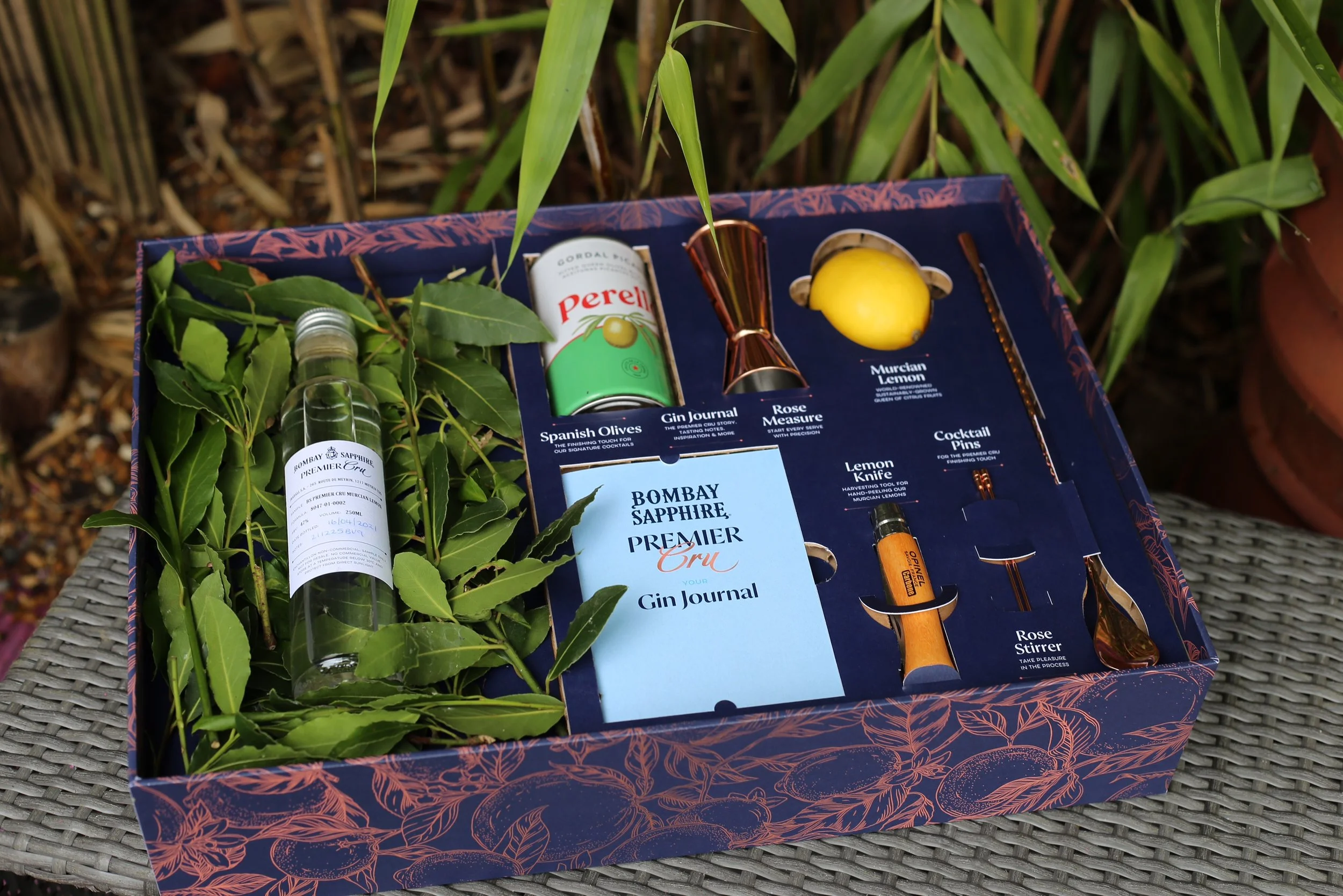 Influencer Packaging — Showcase Creative