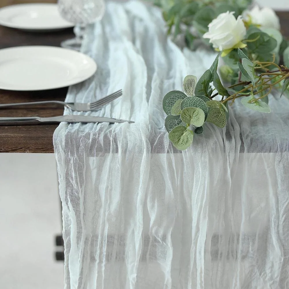 Wedding table runner fabric | Honestweddingadvice.com