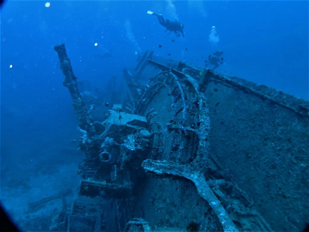 Wreck Diving in okinawa — TAKE DIVE