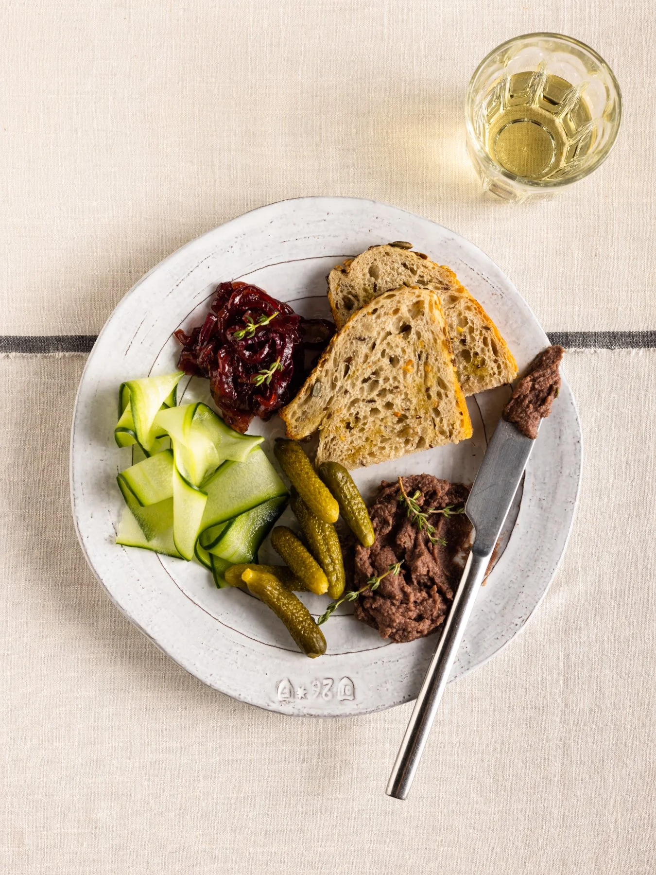 Using linens in food photography to add depth and texture — Samantha ...